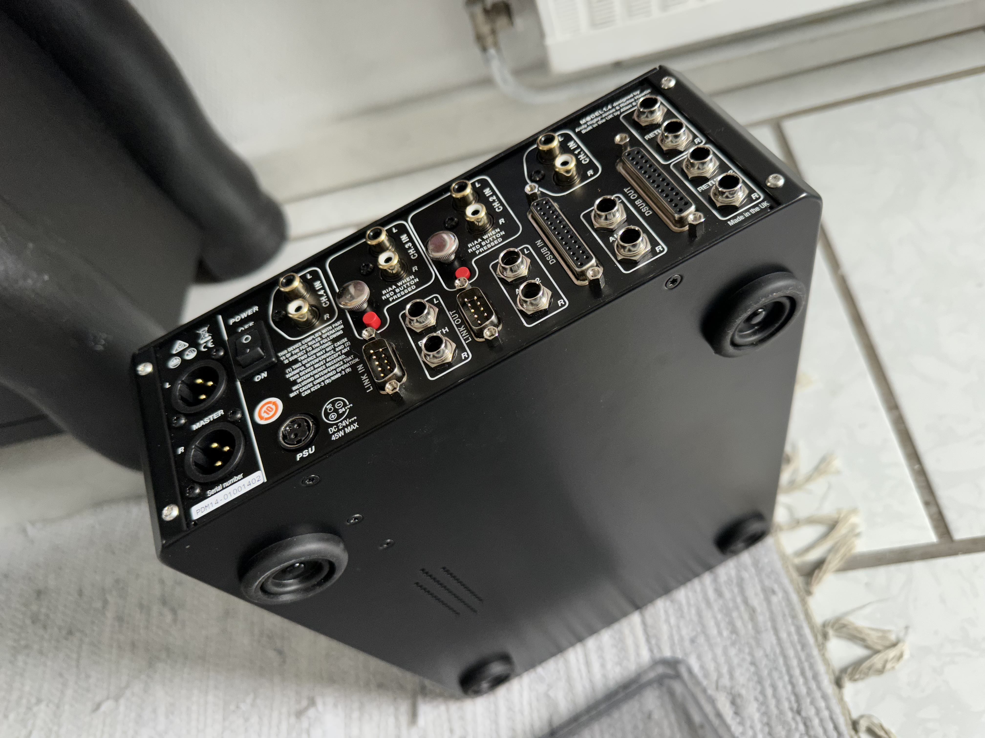 Model 1.4 - PLAYdifferently Model 1.4 - Audiofanzine