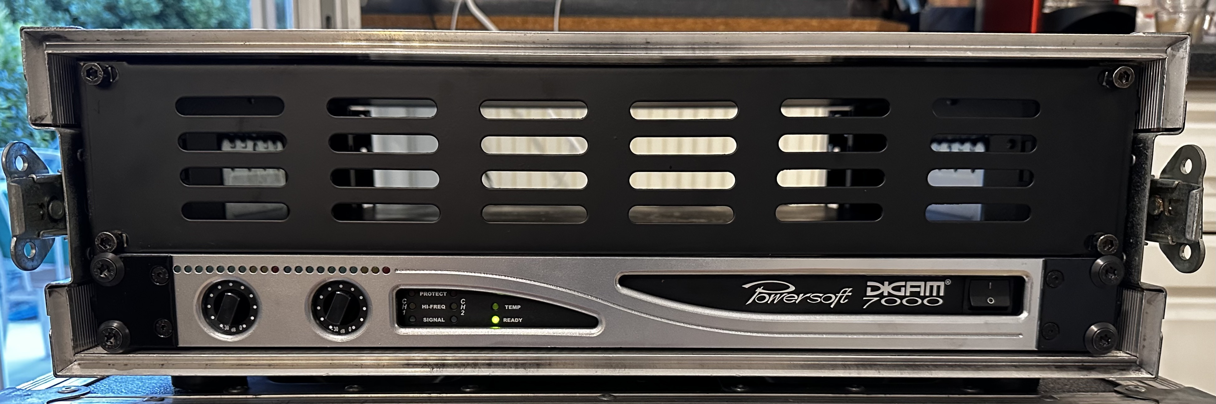 DIGAM 7000 - Powersoft DIGAM 7000 - Audiofanzine