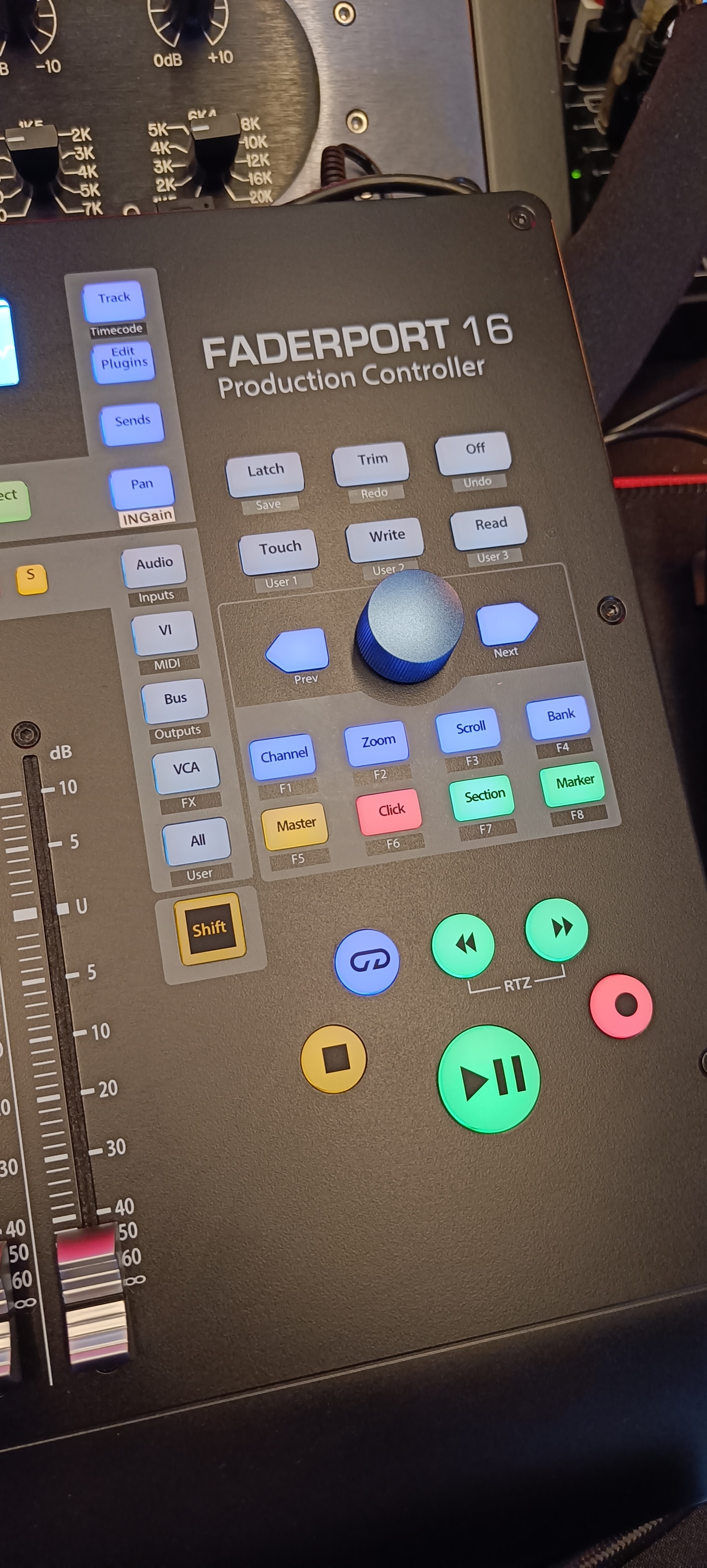 Faderport 16 - PreSonus Faderport 16 - Audiofanzine