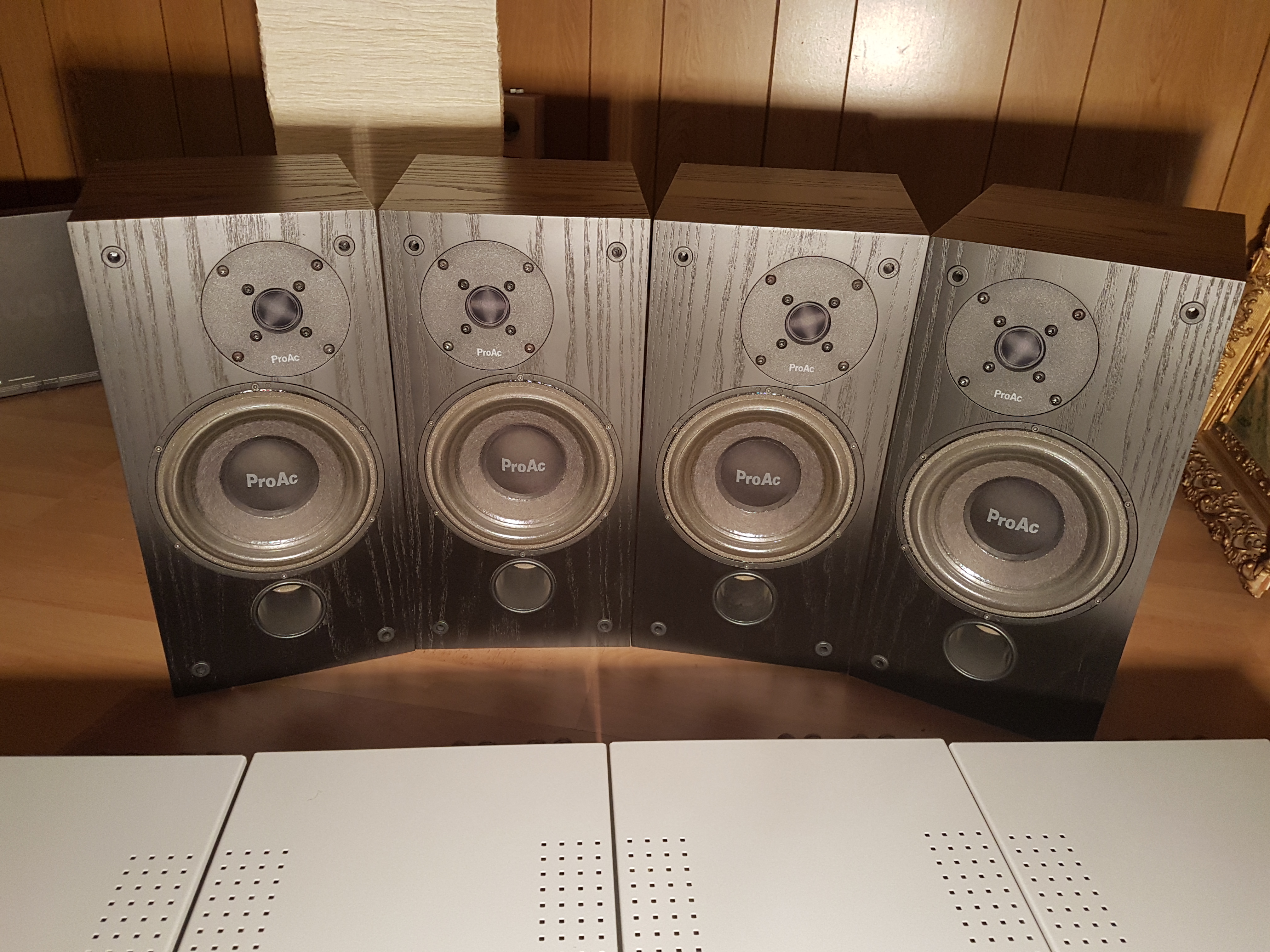 STUDIO 100 - ProAc Studio 100 - Audiofanzine