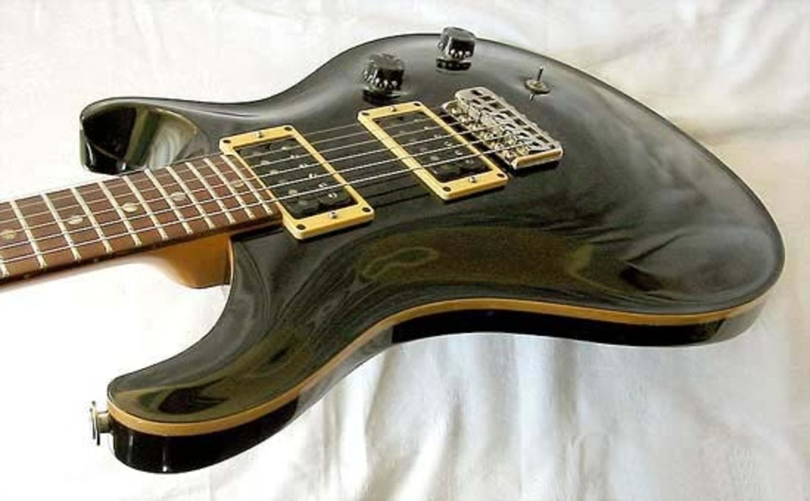 CE24 BLACK - PRS CE24 Black - Audiofanzine