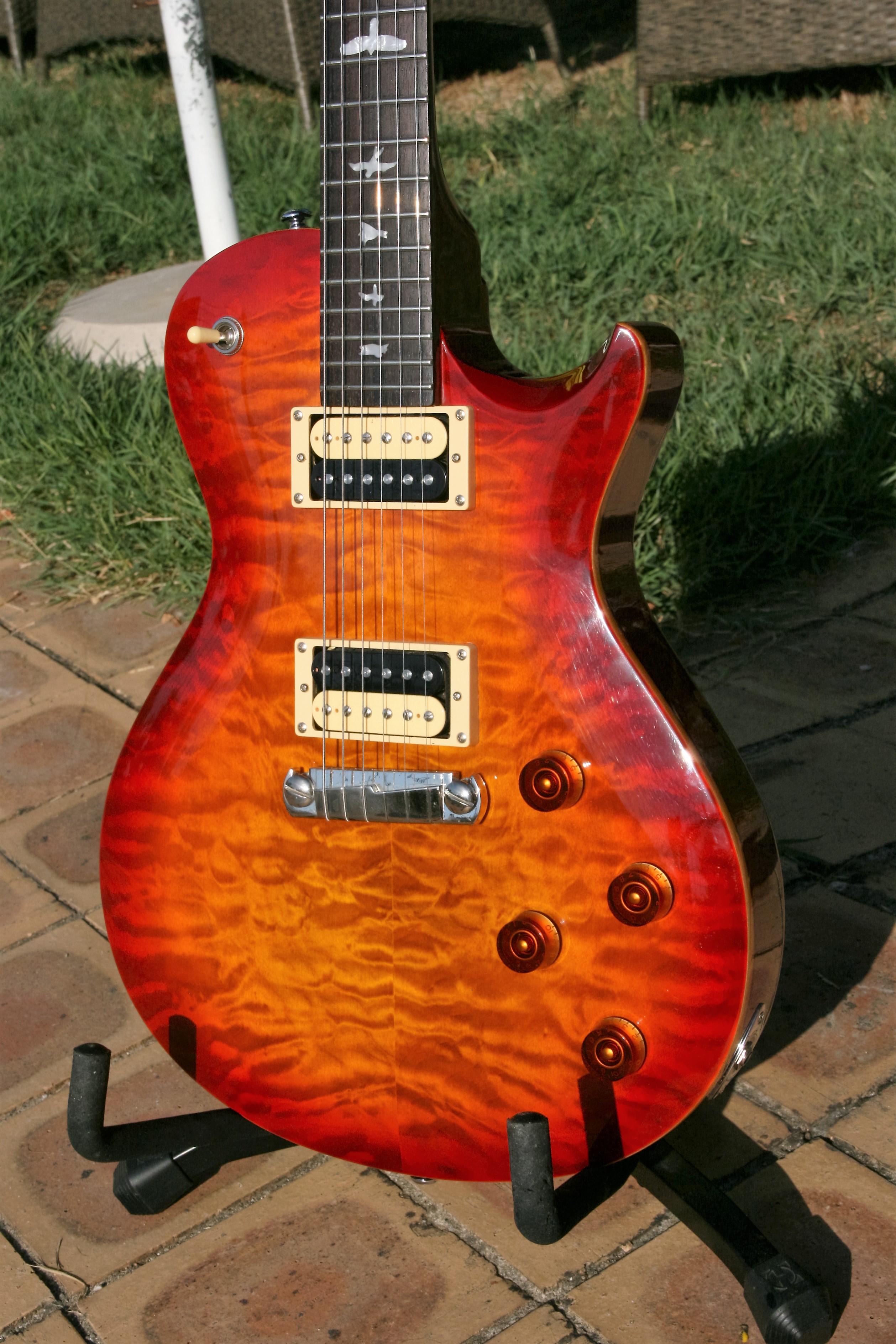 PRS SE 245 - Cherry Sunburst image (#1518878) - Audiofanzine