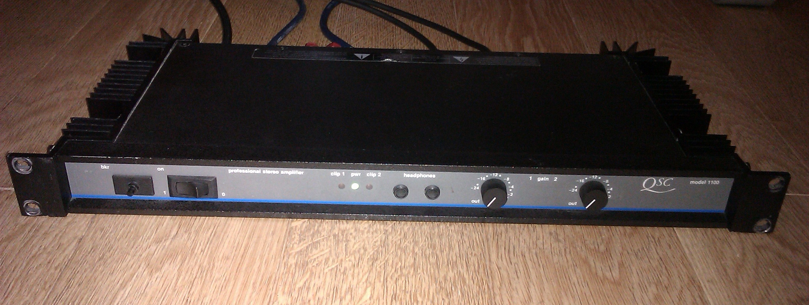 1100 - QSC 1100 - Audiofanzine