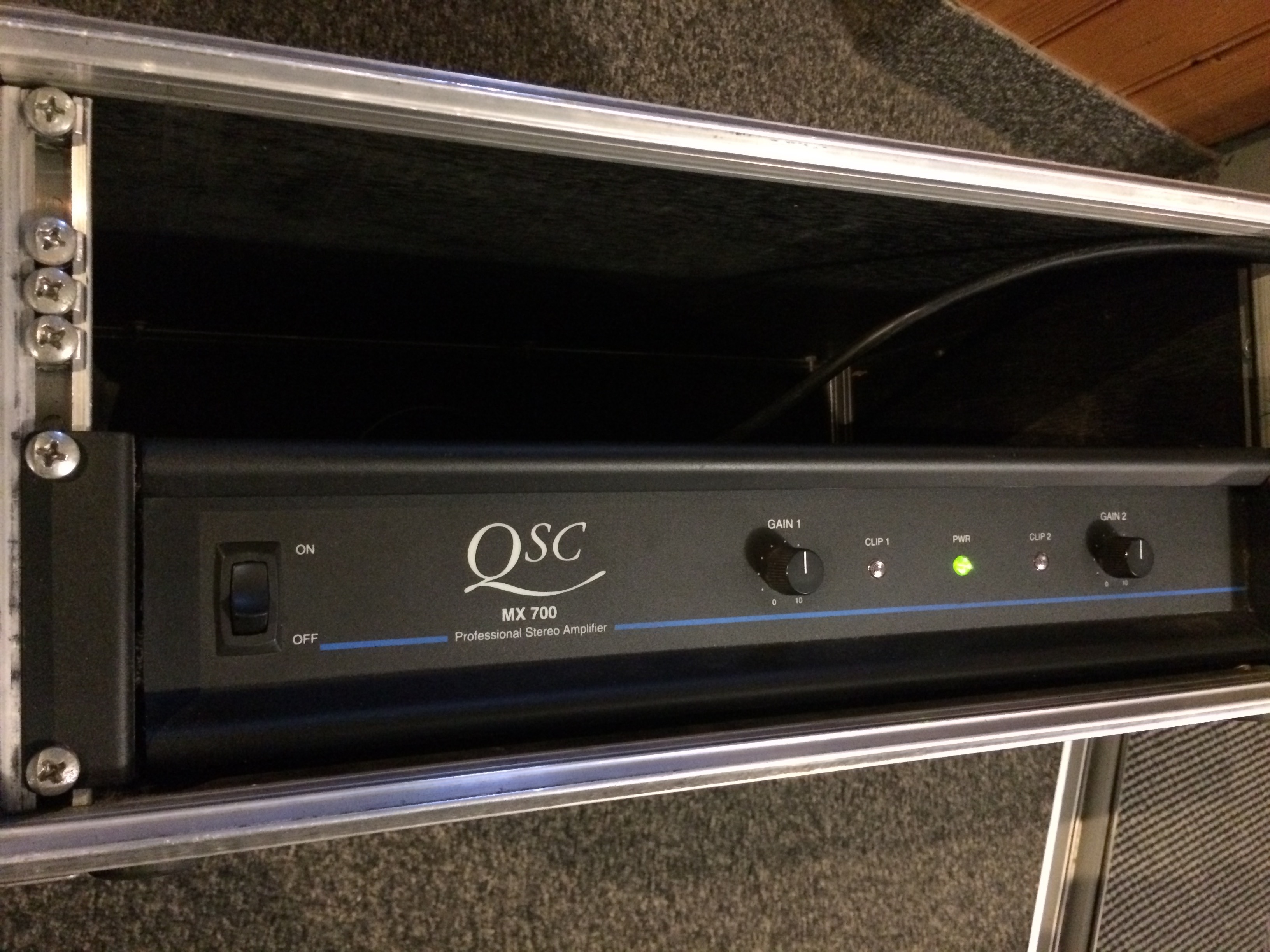 MX 700 - QSC MX 700 - Audiofanzine