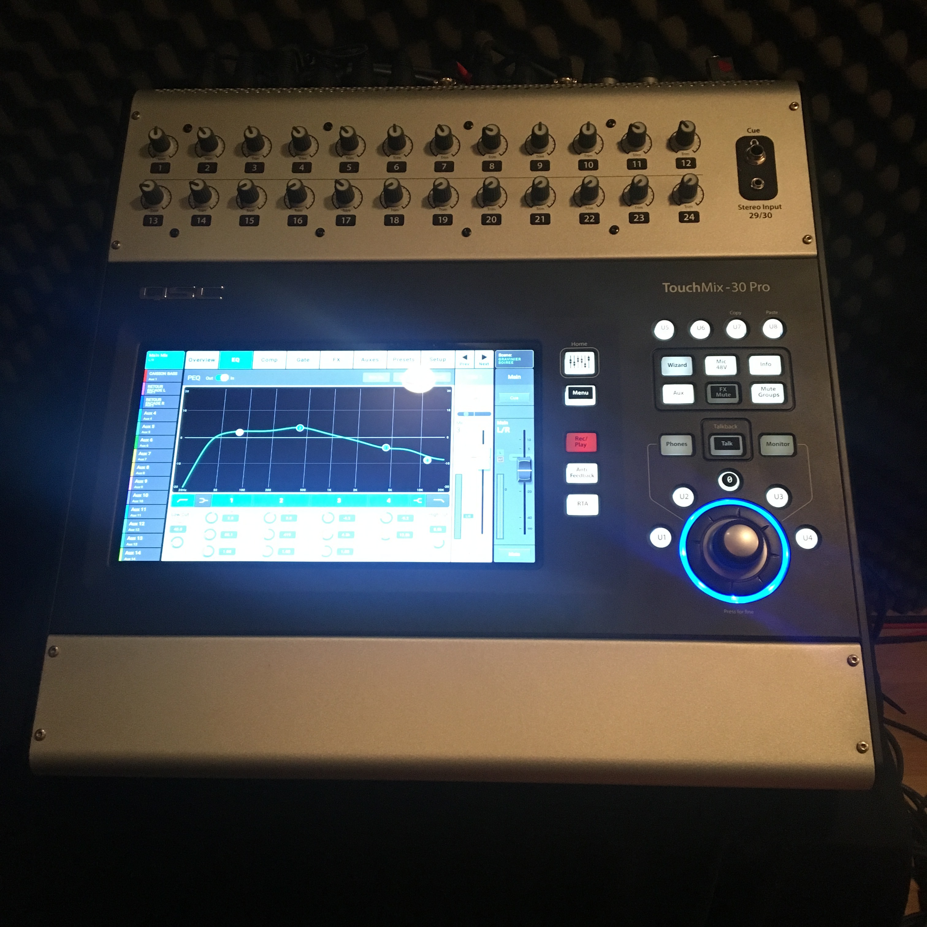 TouchMix-30 Pro - QSC TouchMix-30 Pro - Audiofanzine