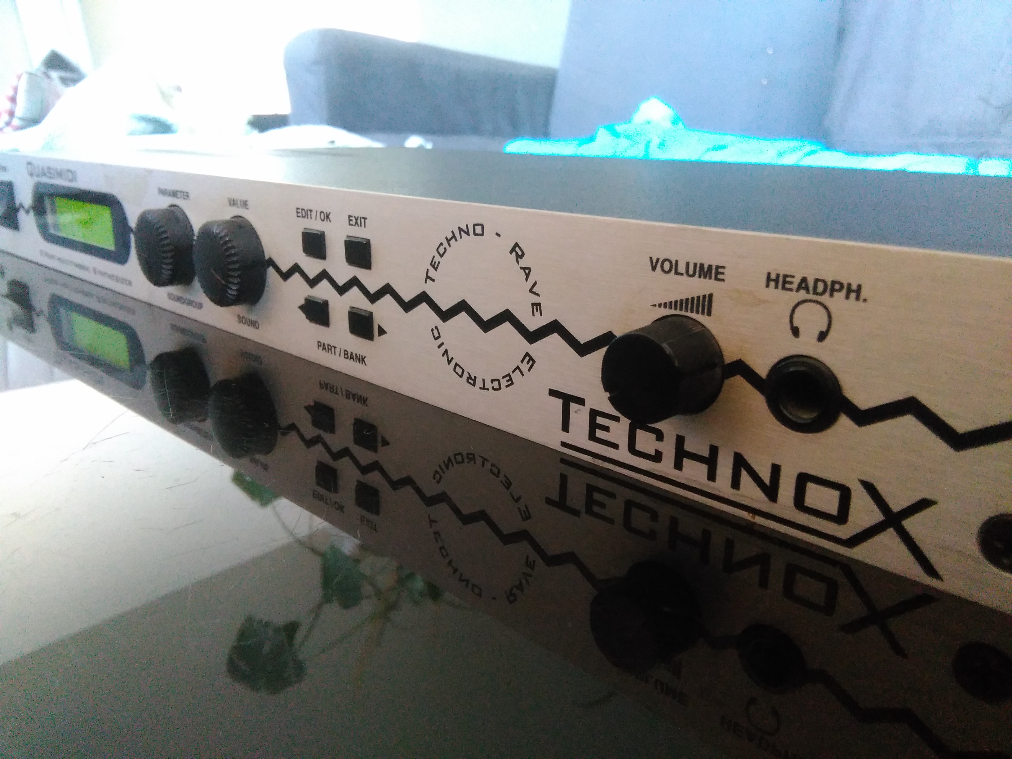 TECHNOX - Quasimidi Technox - Audiofanzine