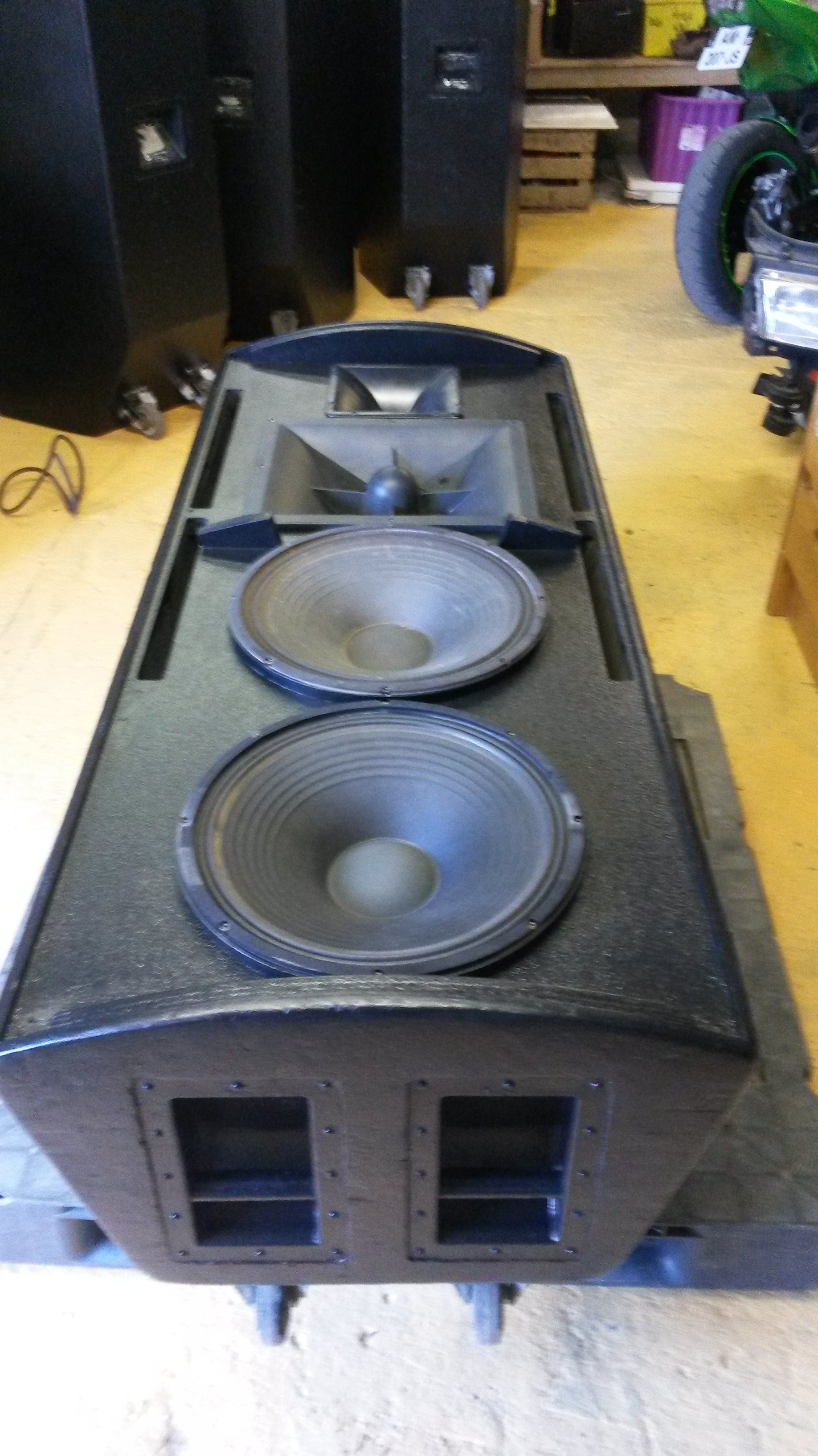 EVENT 6000 - RCF EVENT 6000 - Audiofanzine