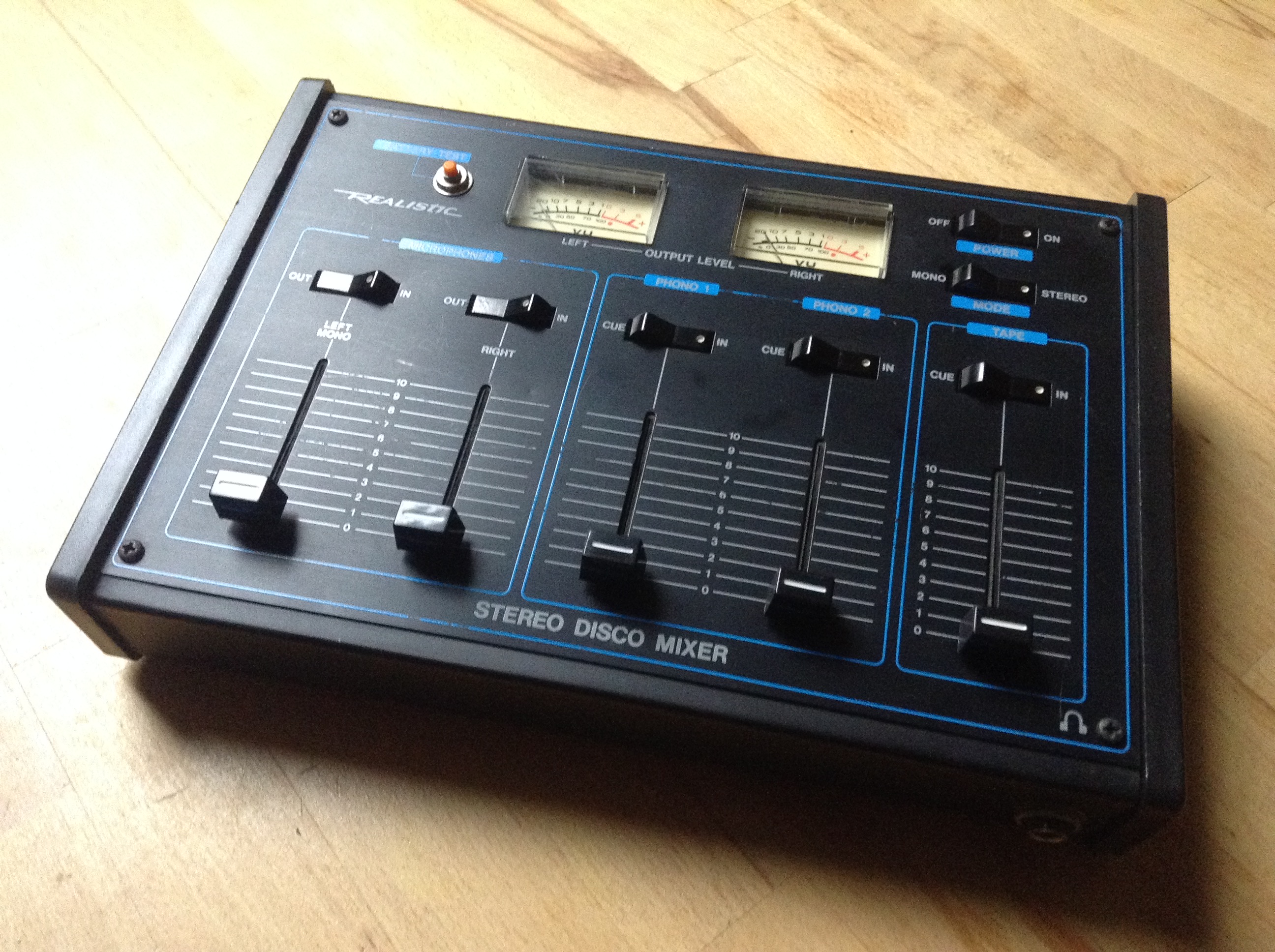 Stereo Disco Mixer - Realistic Stereo Disco Mixer - Audiofanzine