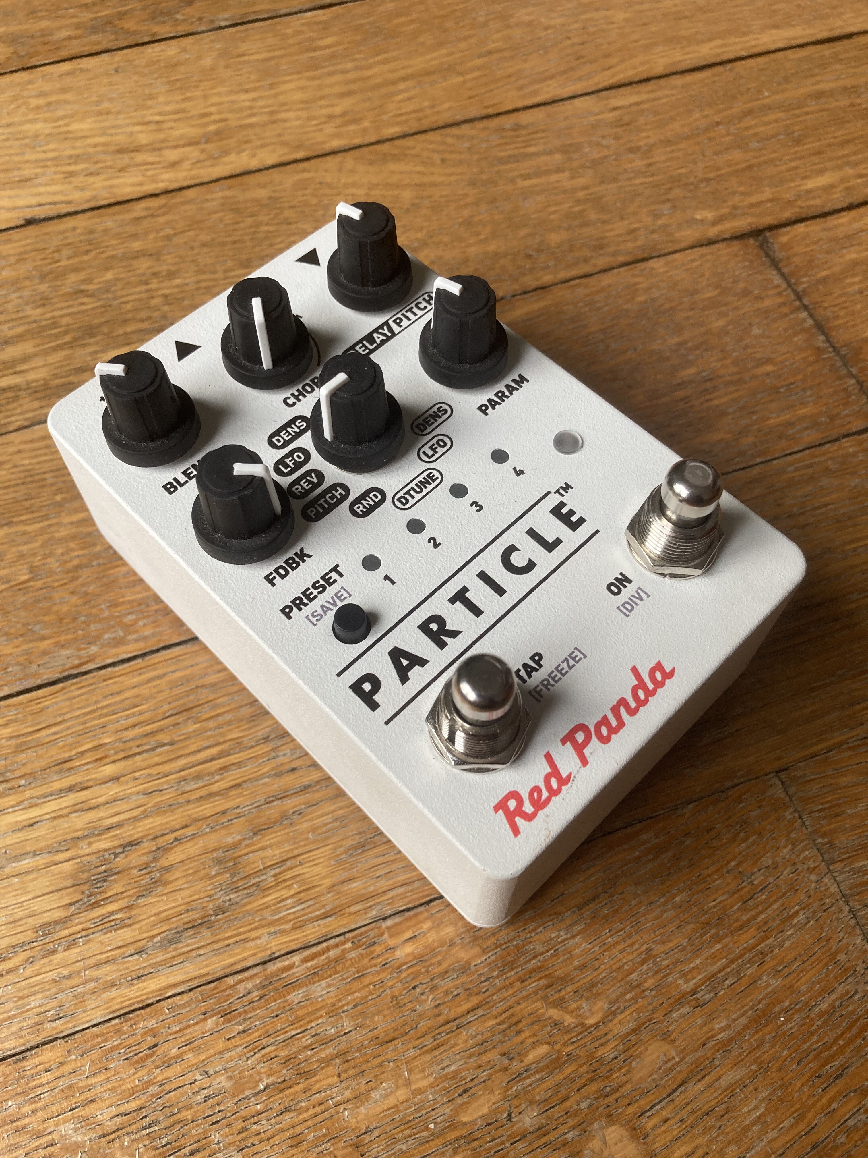 Particle 2 - Red Panda Particle 2 - Audiofanzine