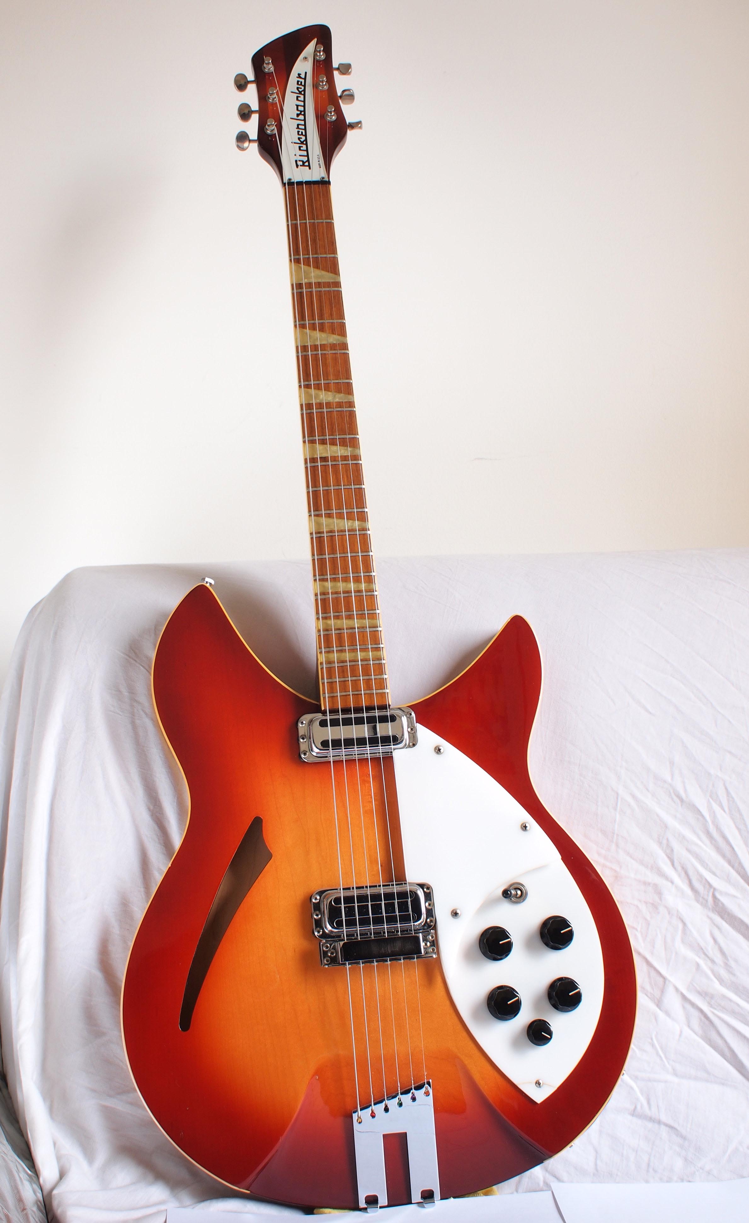 Photo Rickenbacker 360 - Mapleglo : Rickenbacker 360 (#228796 ...