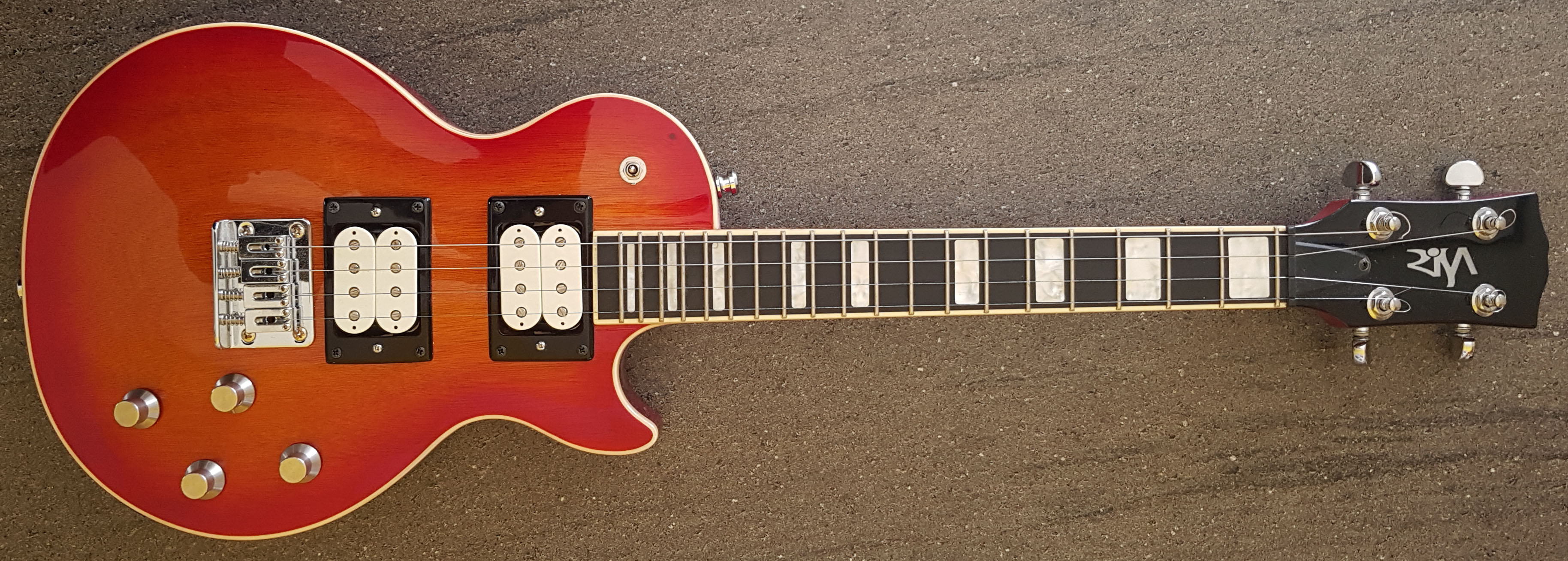 Pictures and images RISA Musical Instruments Tenor Ukulele SC-Style CB ...