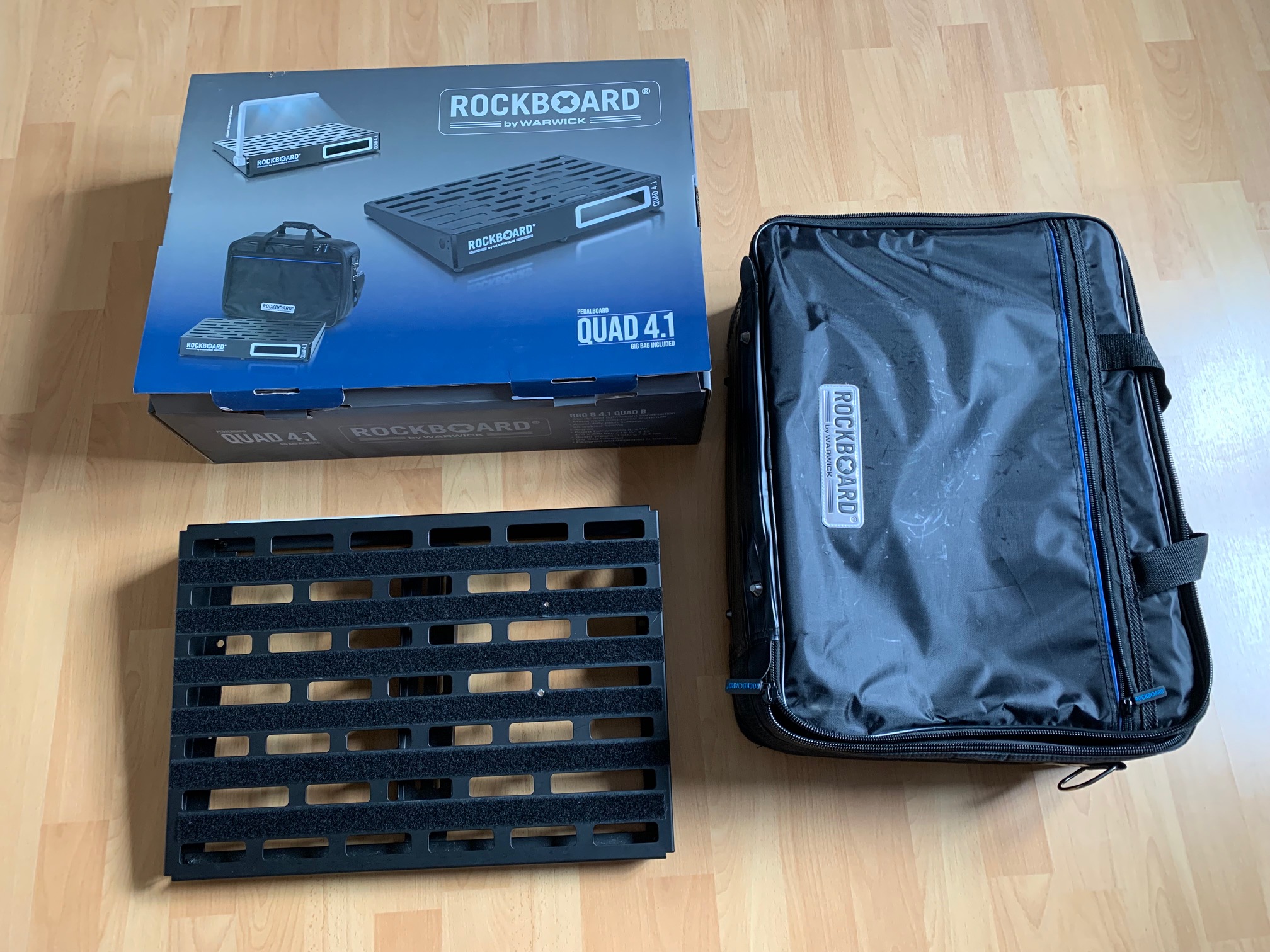 Quad 4.1 Pedalboard with ABS Case Rockboard - Audiofanzine