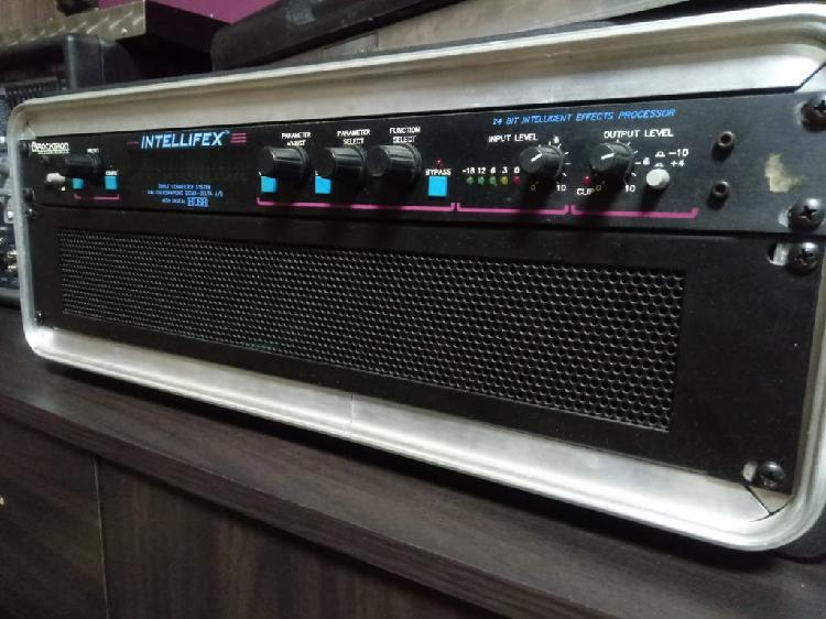 Intellifex - Rocktron Intellifex - Audiofanzine