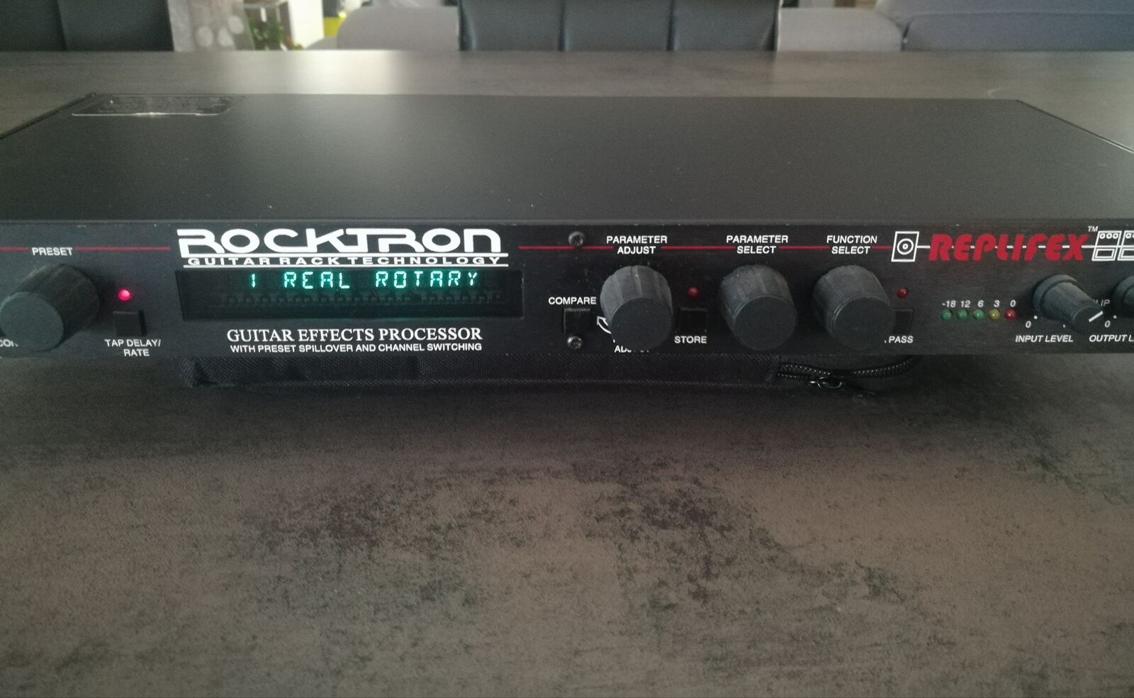 Replifex - Rocktron Replifex - Audiofanzine