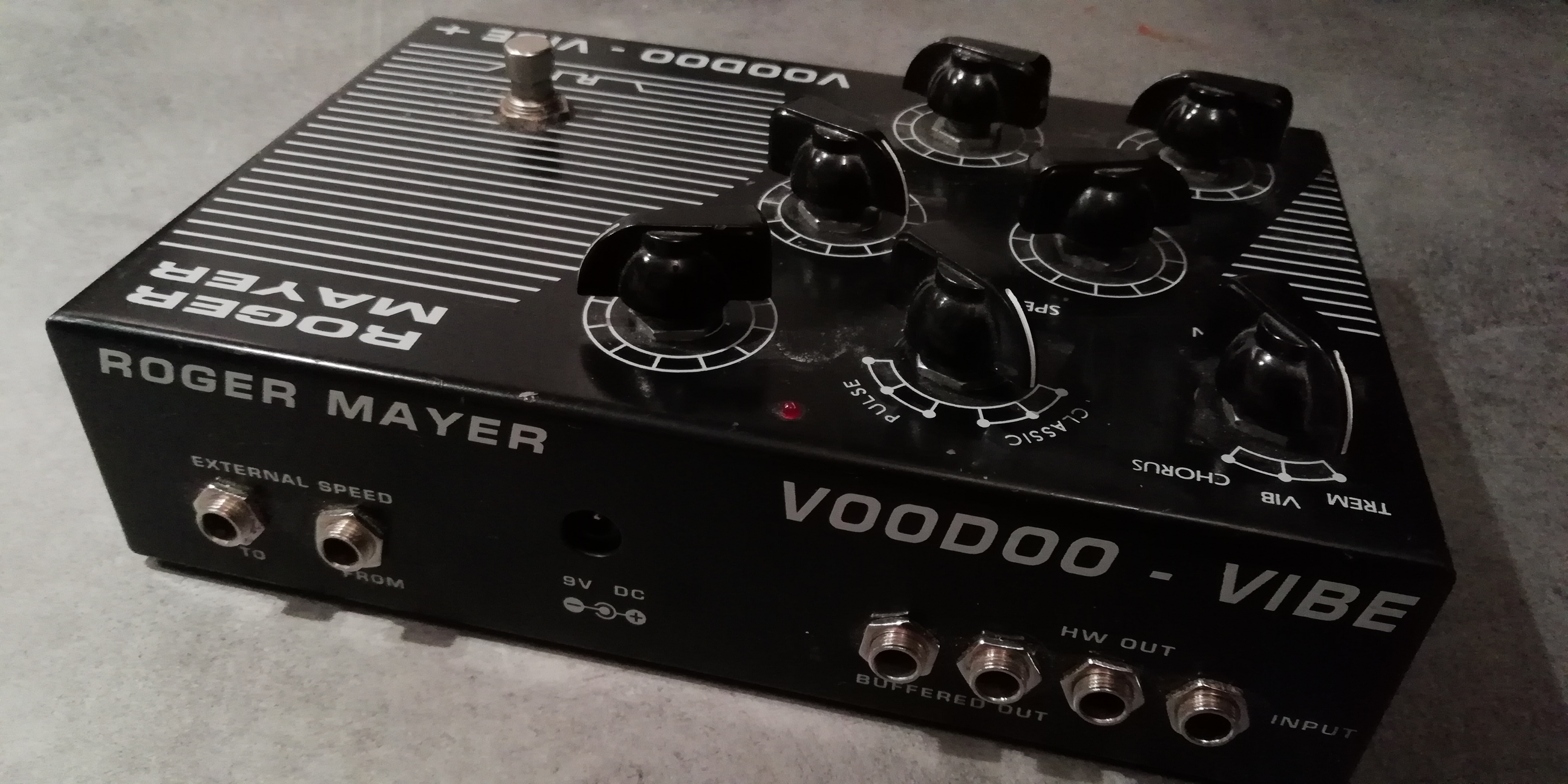 Voodoo-Vibe + - Roger Mayer Voodoo-Vibe + - Audiofanzine