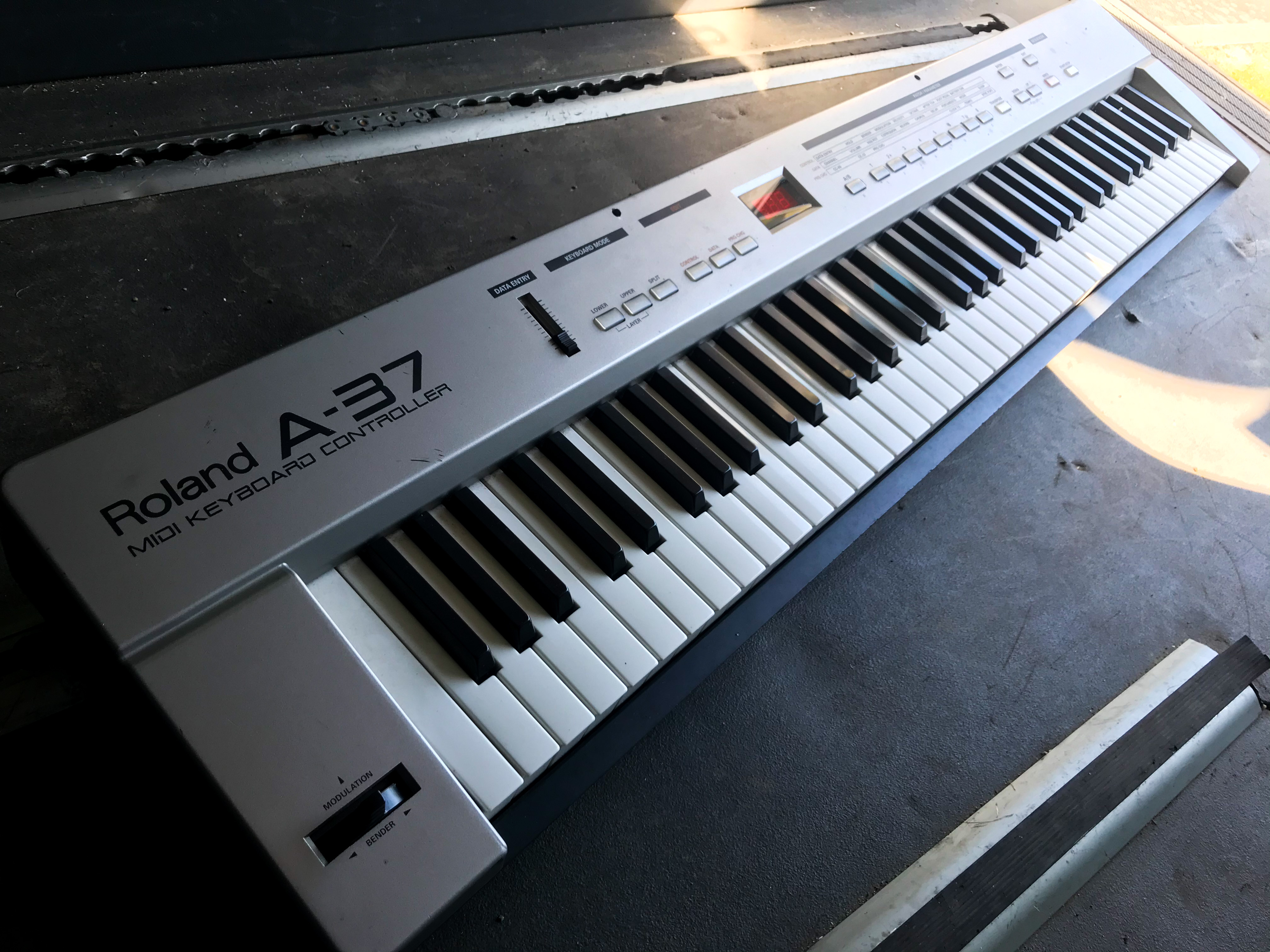 A-37 - Roland A-37 - Audiofanzine