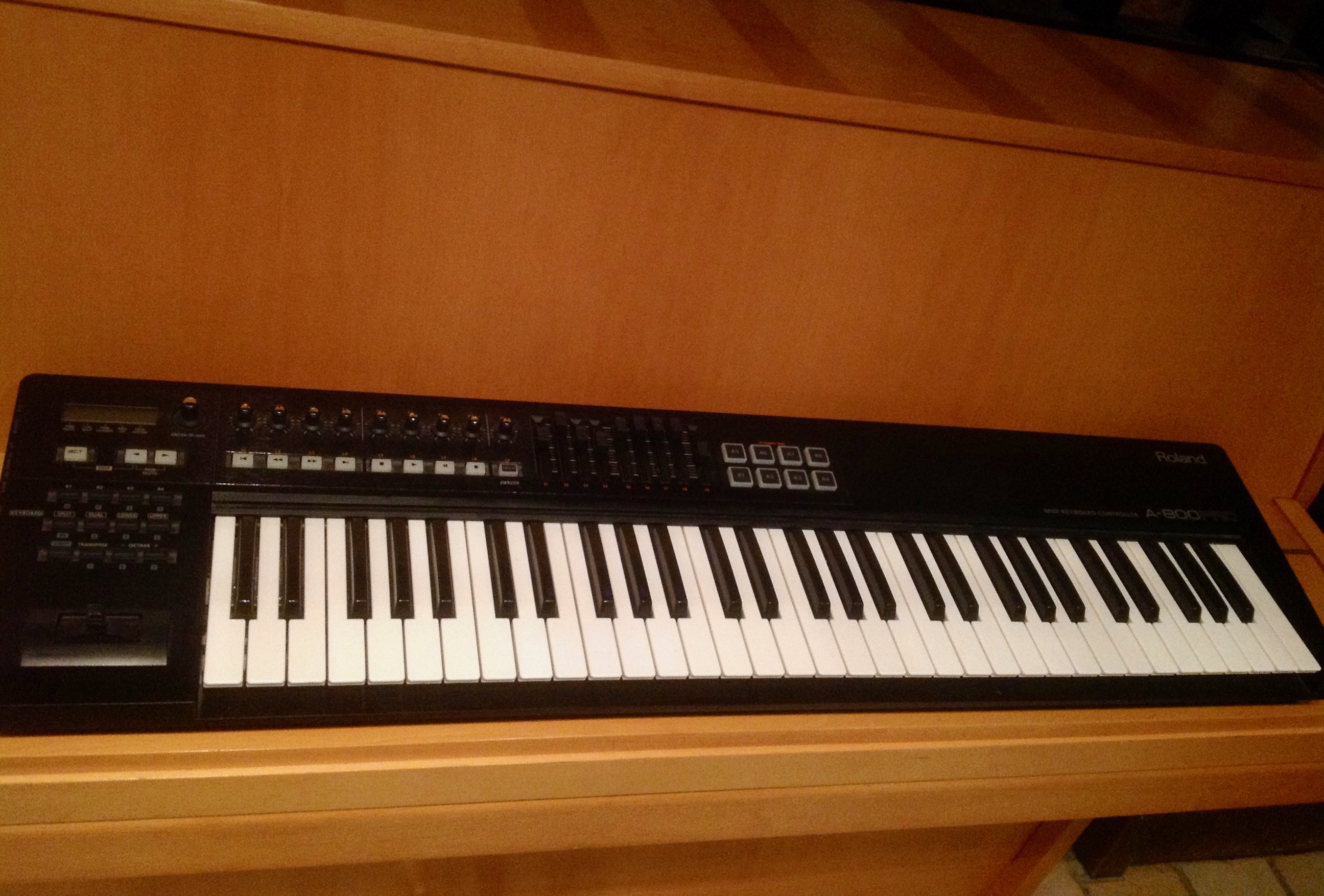 A-800PRO-R - Roland A-800PRO-R - Audiofanzine