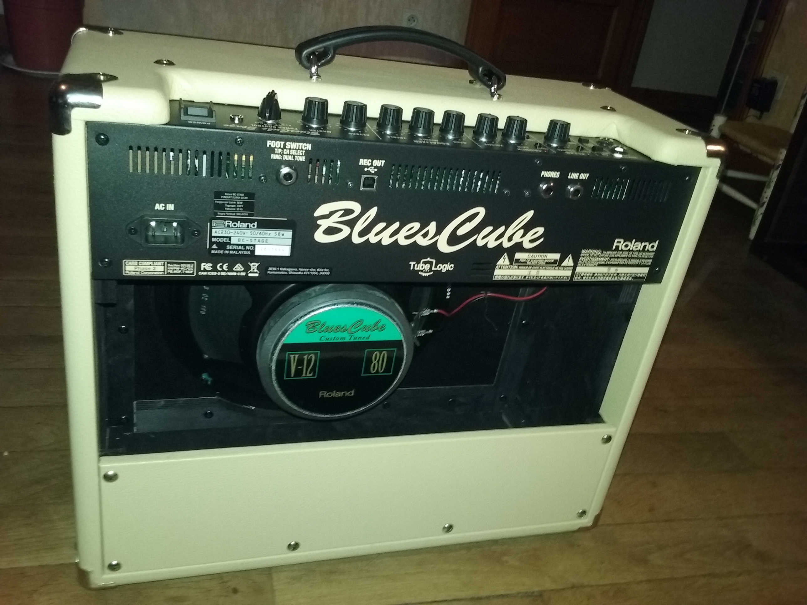 BLUES CUBE STAGE - Roland Blues Cube Stage - Audiofanzine