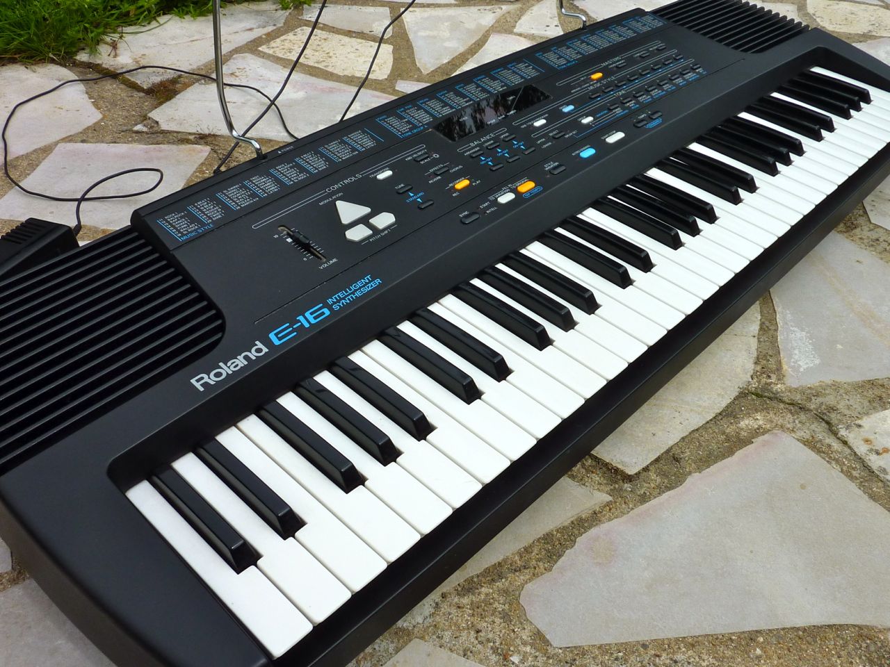 Roland E-16 image (#632471) - Audiofanzine