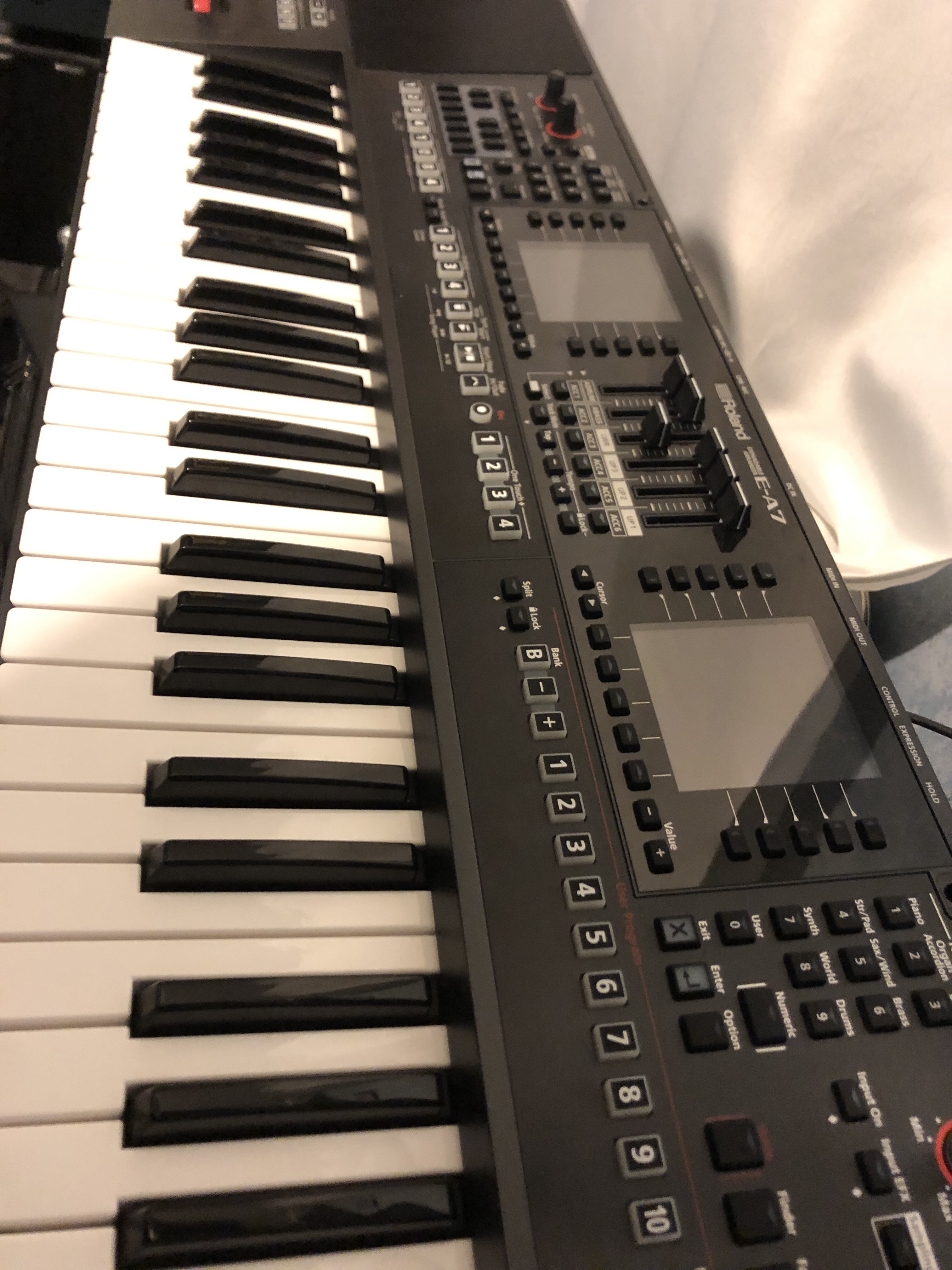 E-A7 - Roland E-A7 - Audiofanzine