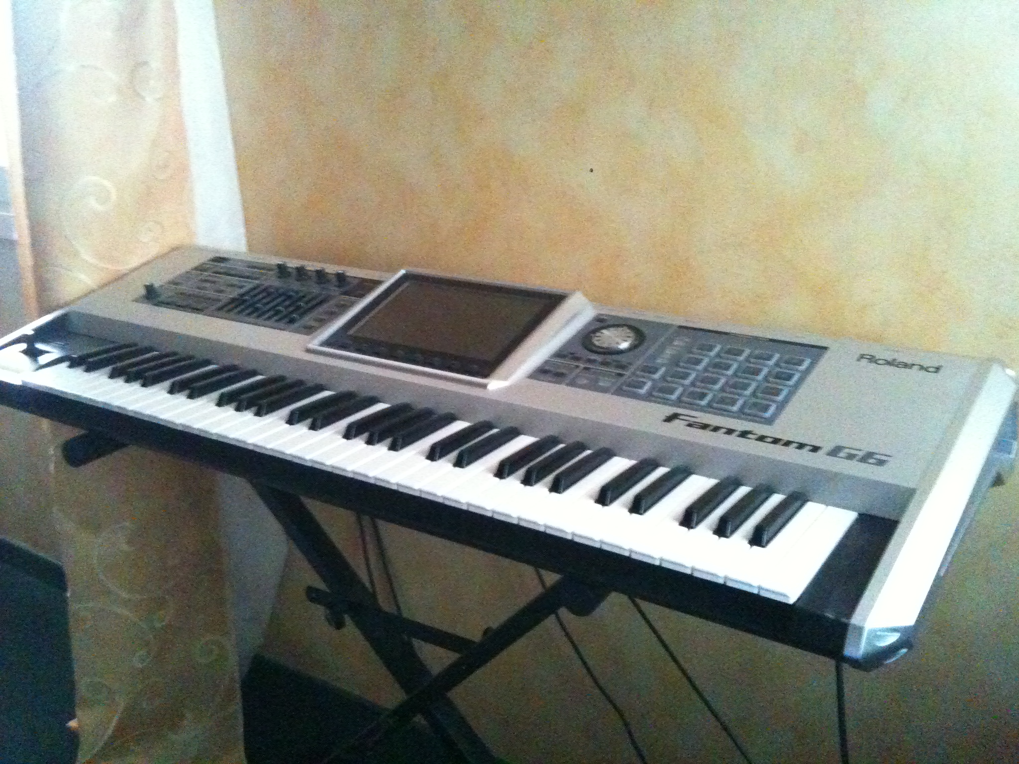 Roland Fantom G6