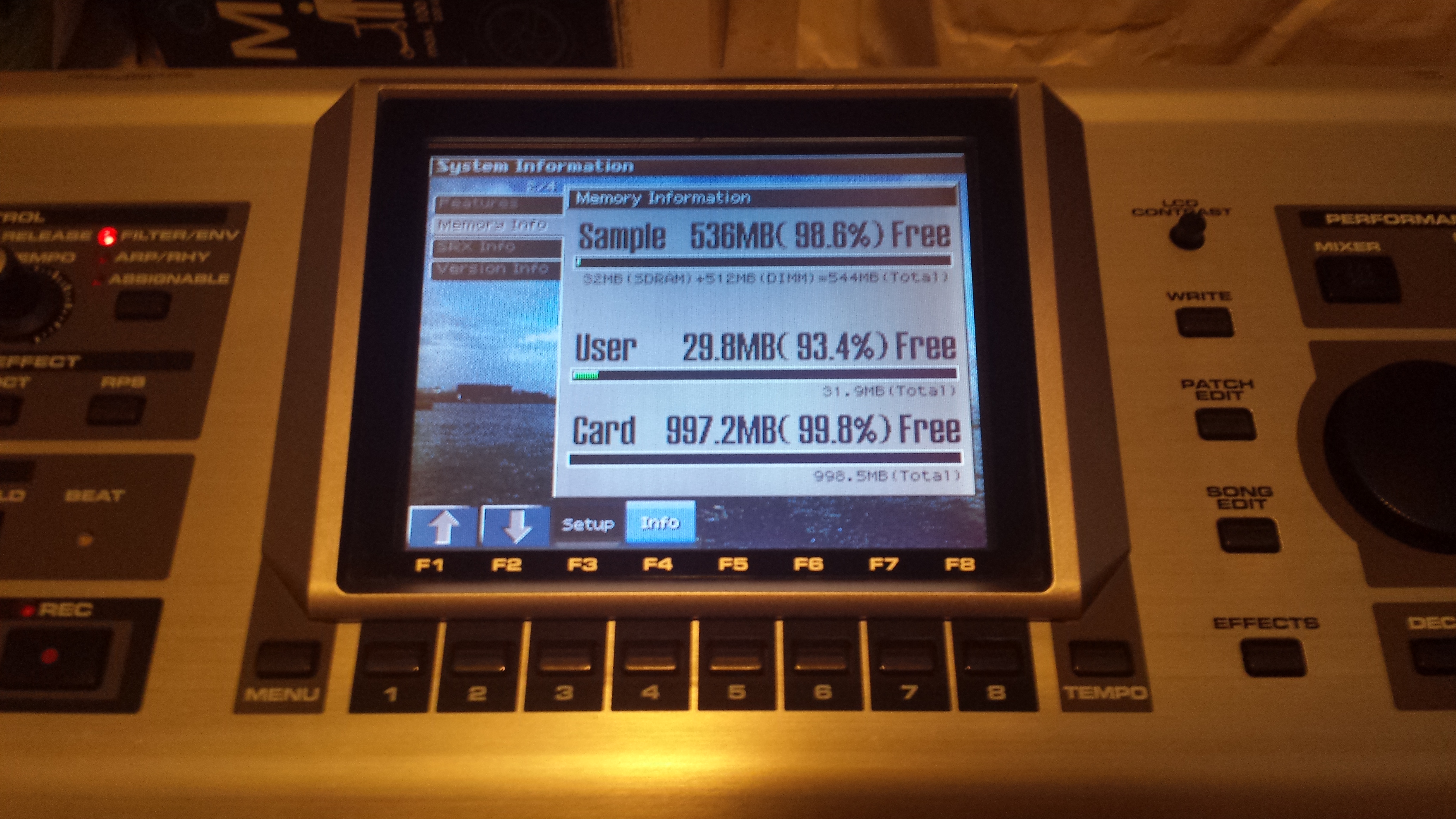 FANTOM X6 - Roland Fantom X6 - Audiofanzine