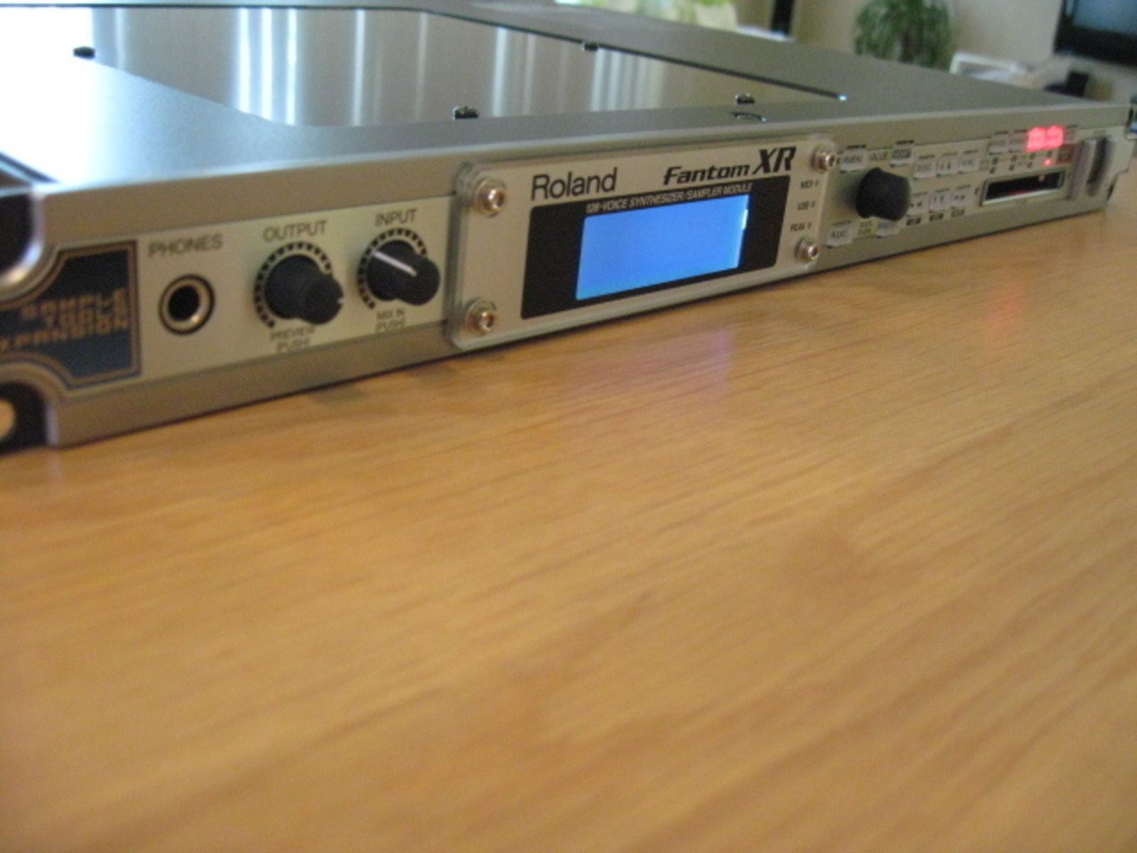 Roland Fantom XR image (#38512) - Audiofanzine