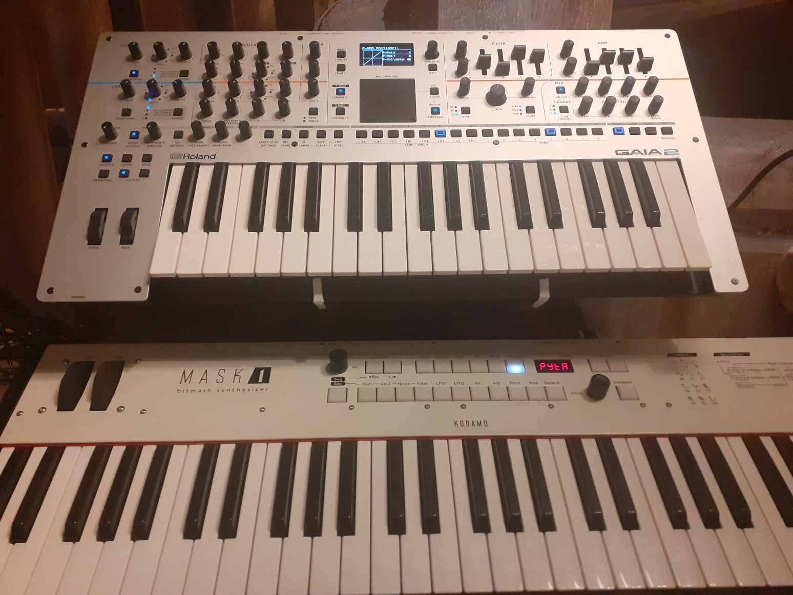 Gaia 2 - Roland Gaia 2 - Audiofanzine