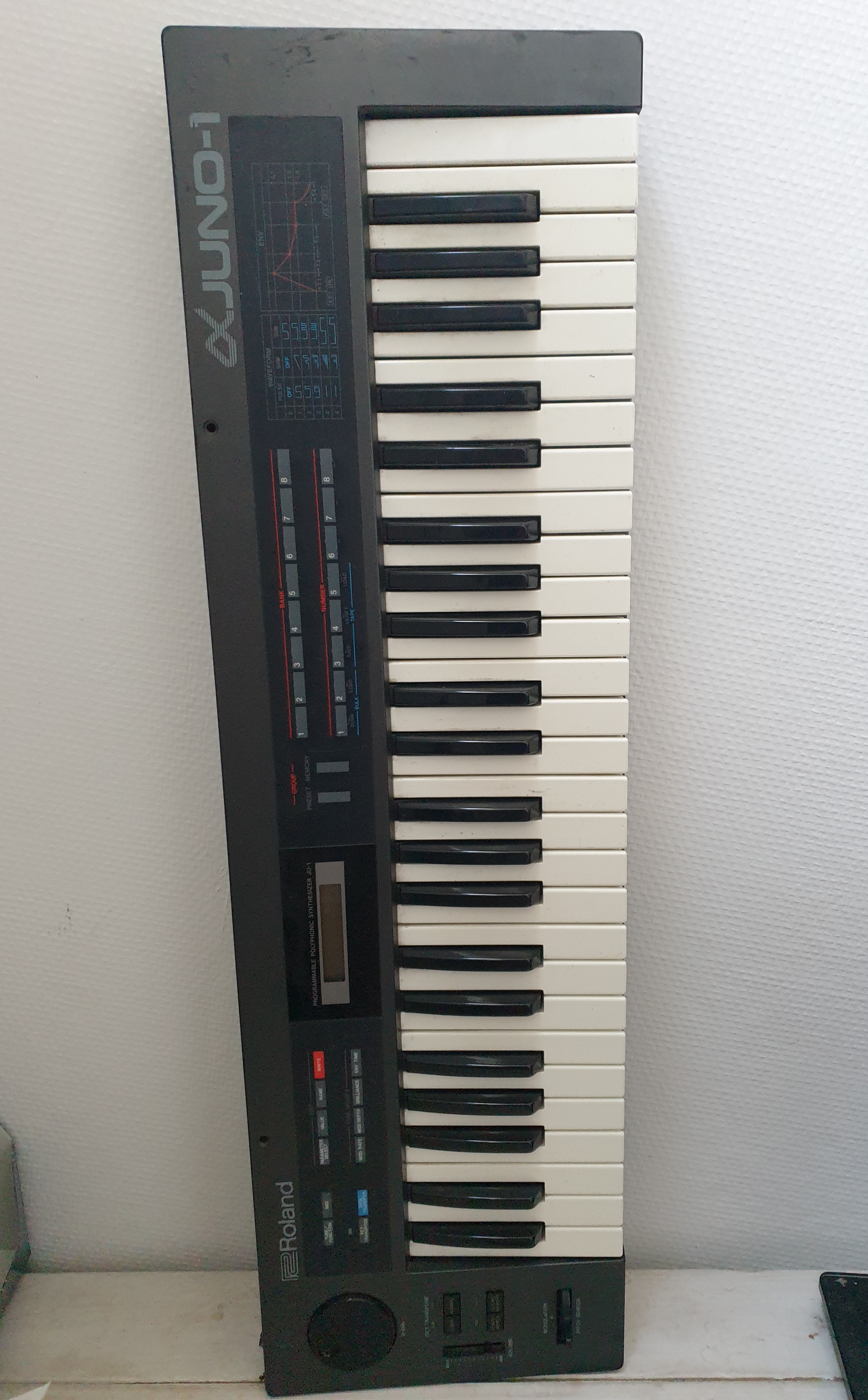 Alpha Juno 1 analogique (Alsace) - Audiofanzine