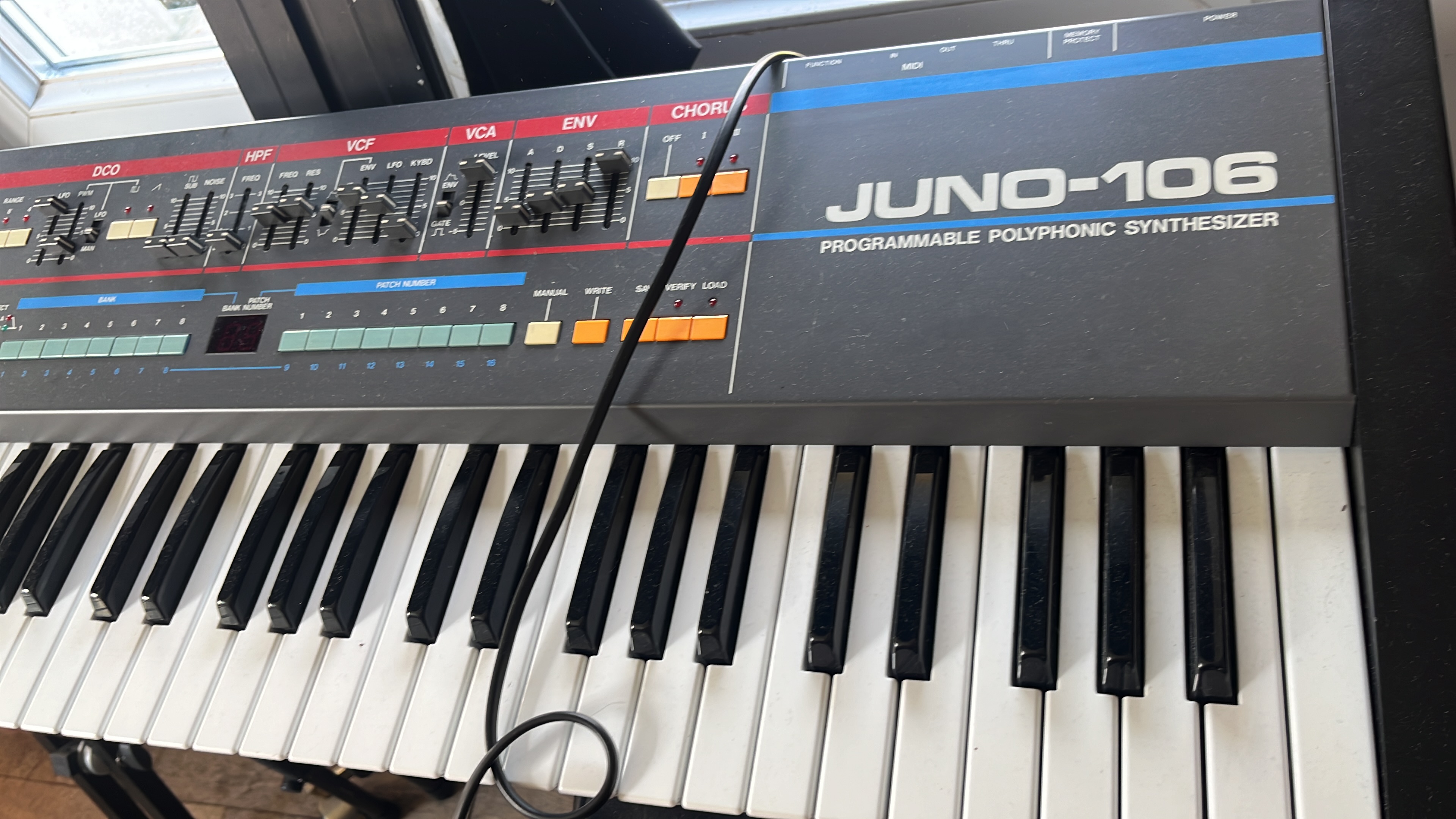 JUNO-106 - Roland JUNO-106 - Audiofanzine