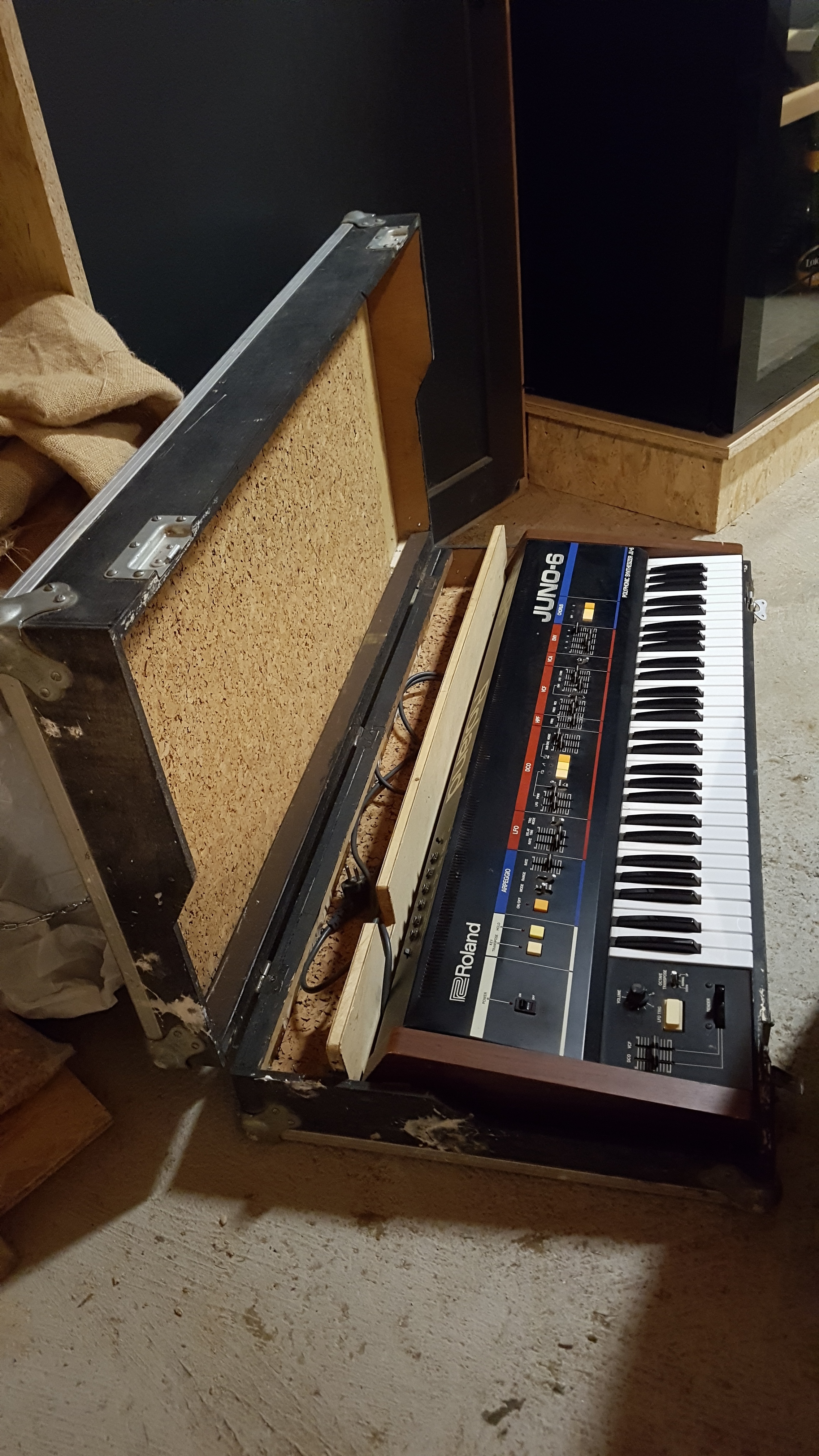 JUNO-6 - Roland JUNO-6 - Audiofanzine