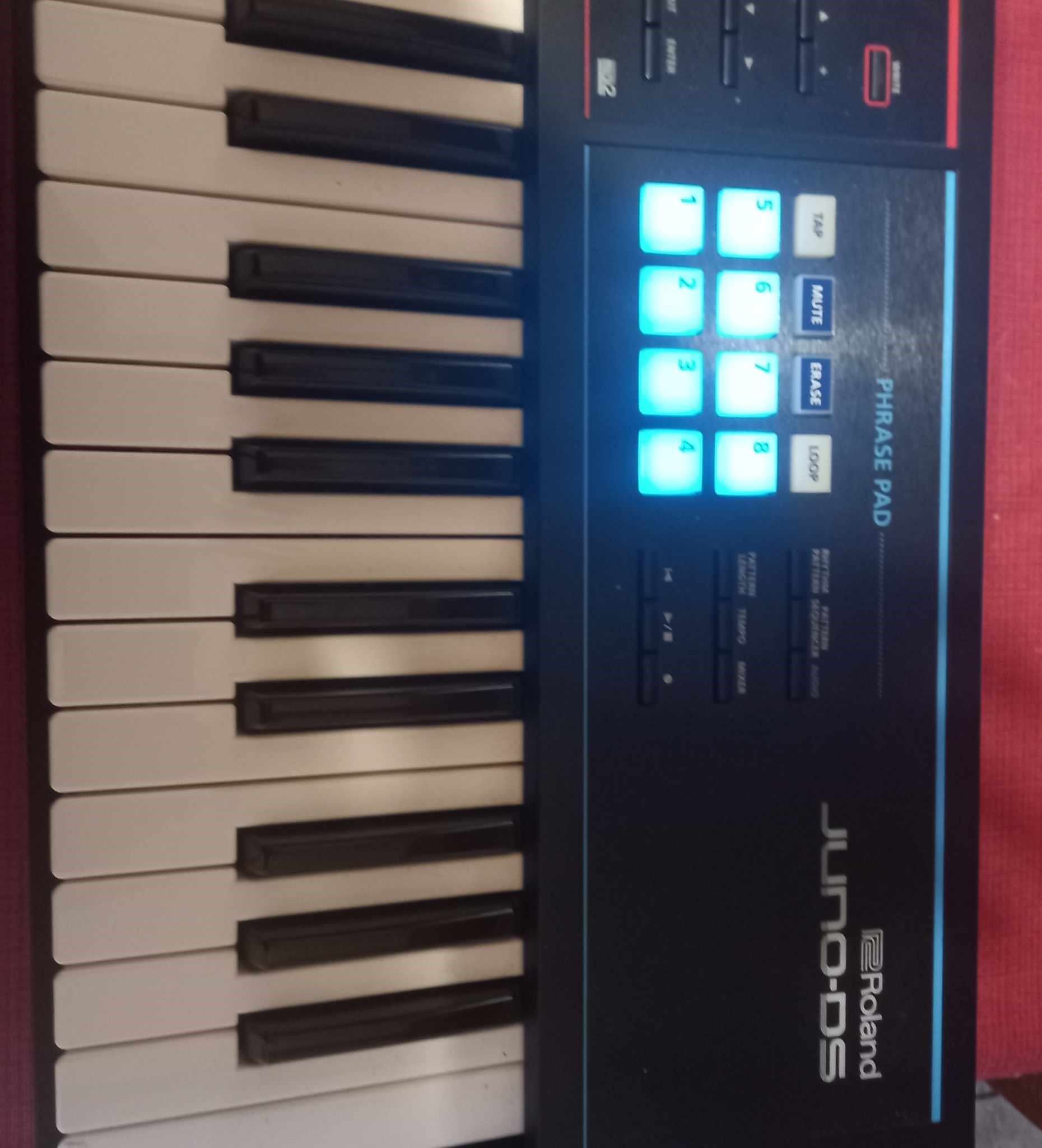 JUNO-DS61 - Roland JUNO-DS61 - Audiofanzine