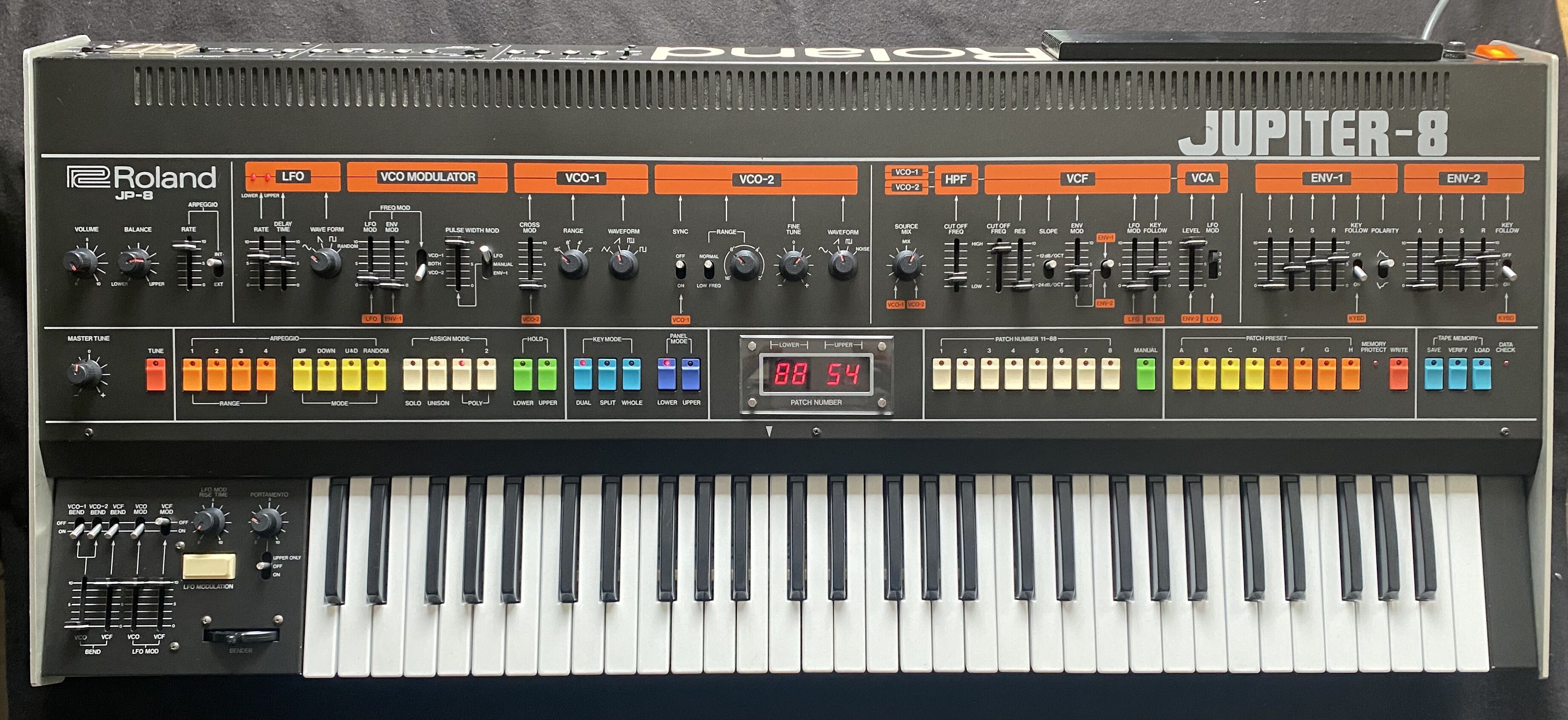 Jupiter-8 - Roland Jupiter-8 - Audiofanzine