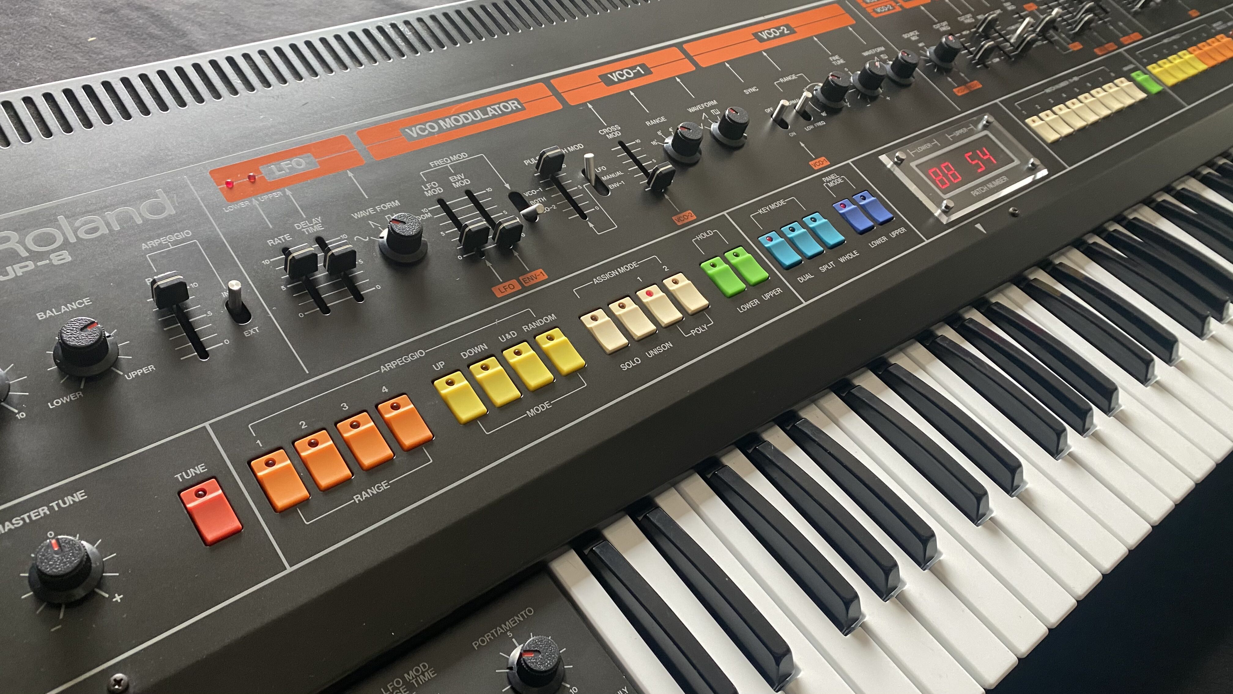 Jupiter-8 - Roland Jupiter-8 - Audiofanzine