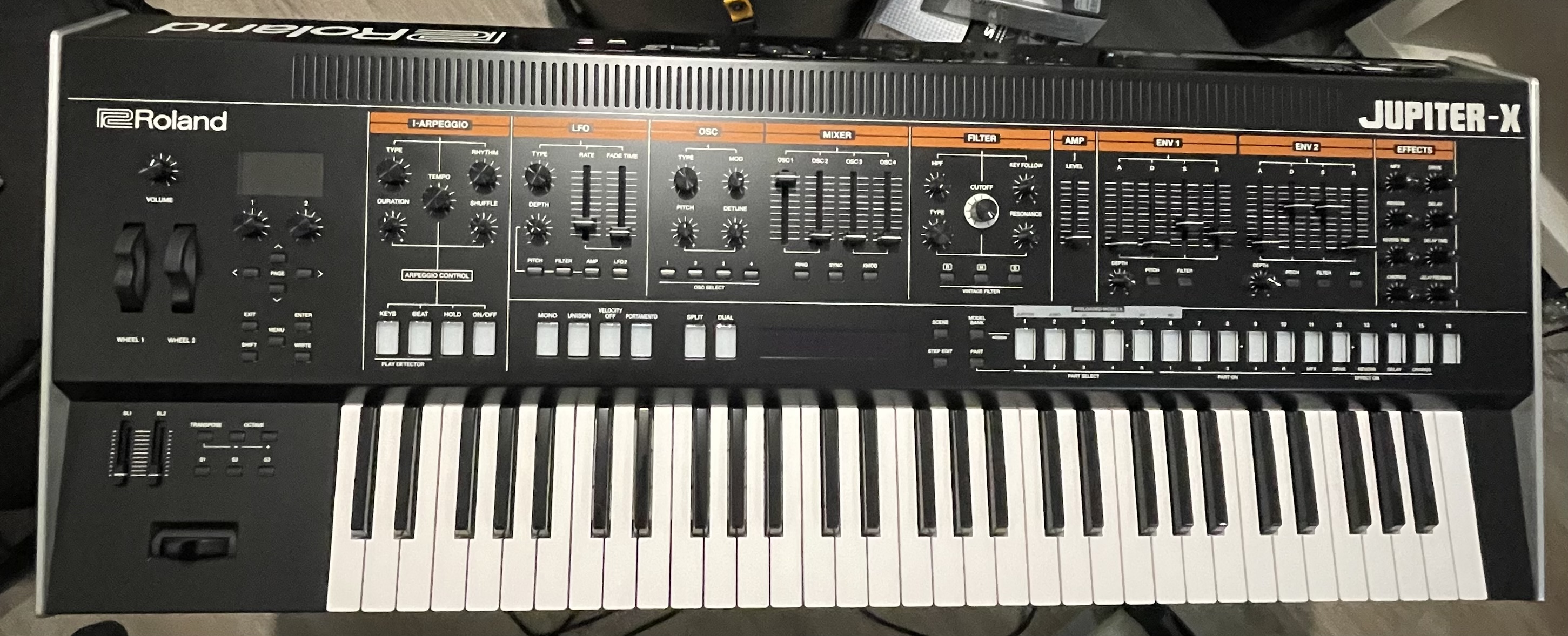 Jupiter-X - Roland Jupiter-X - Audiofanzine