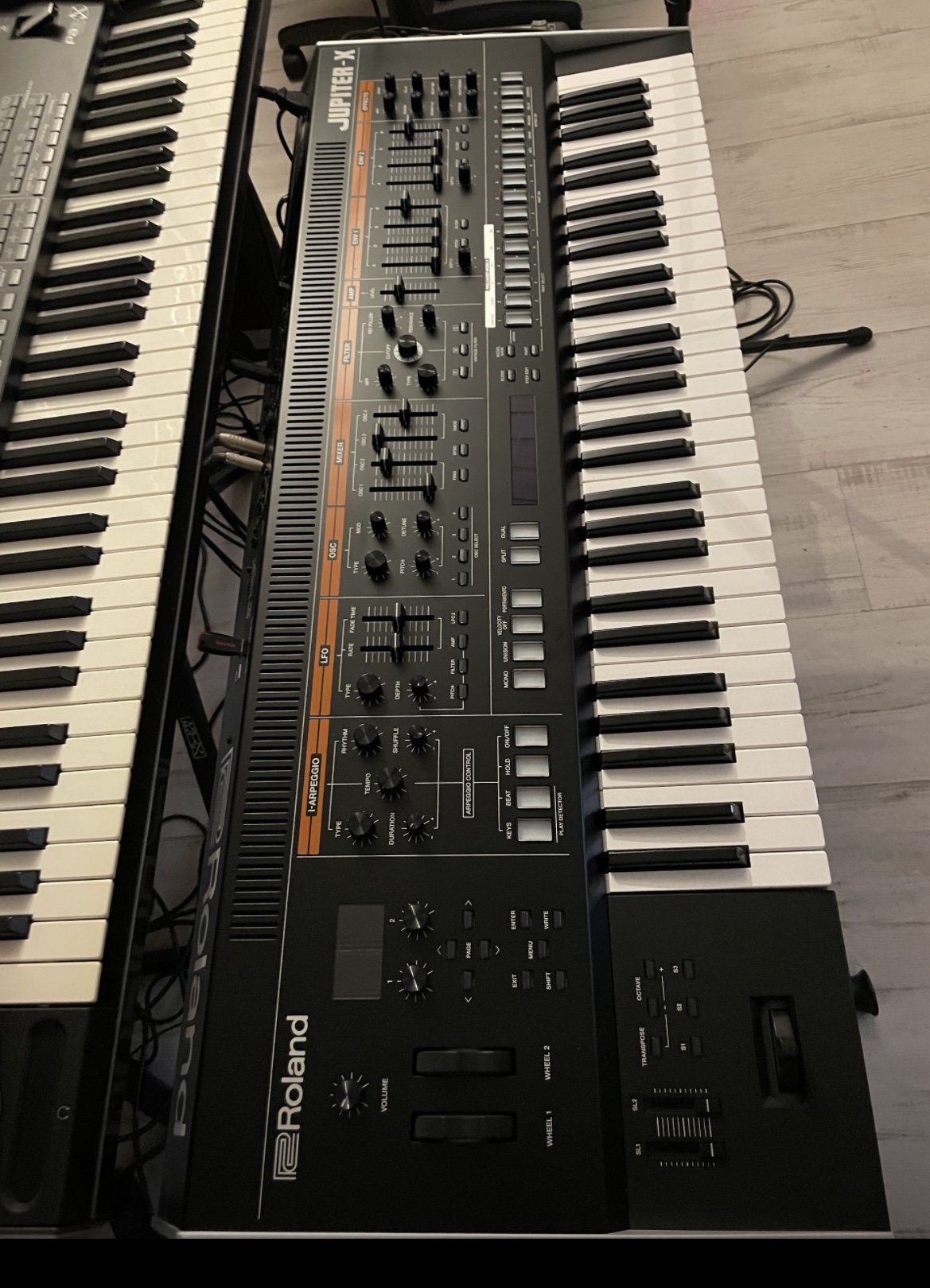Jupiter-X - Roland Jupiter-X - Audiofanzine