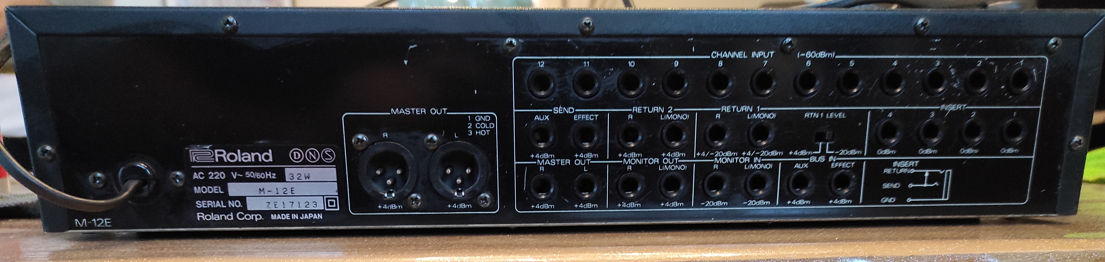 M-12E - Roland M-12E - Audiofanzine