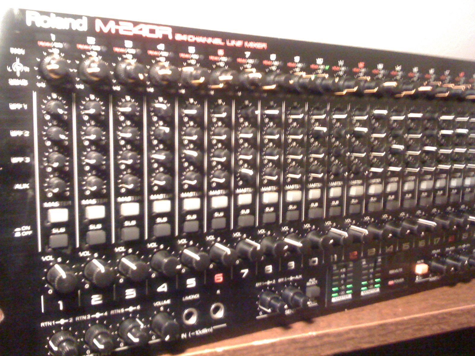 M 240 R - Roland M 240 R - Audiofanzine