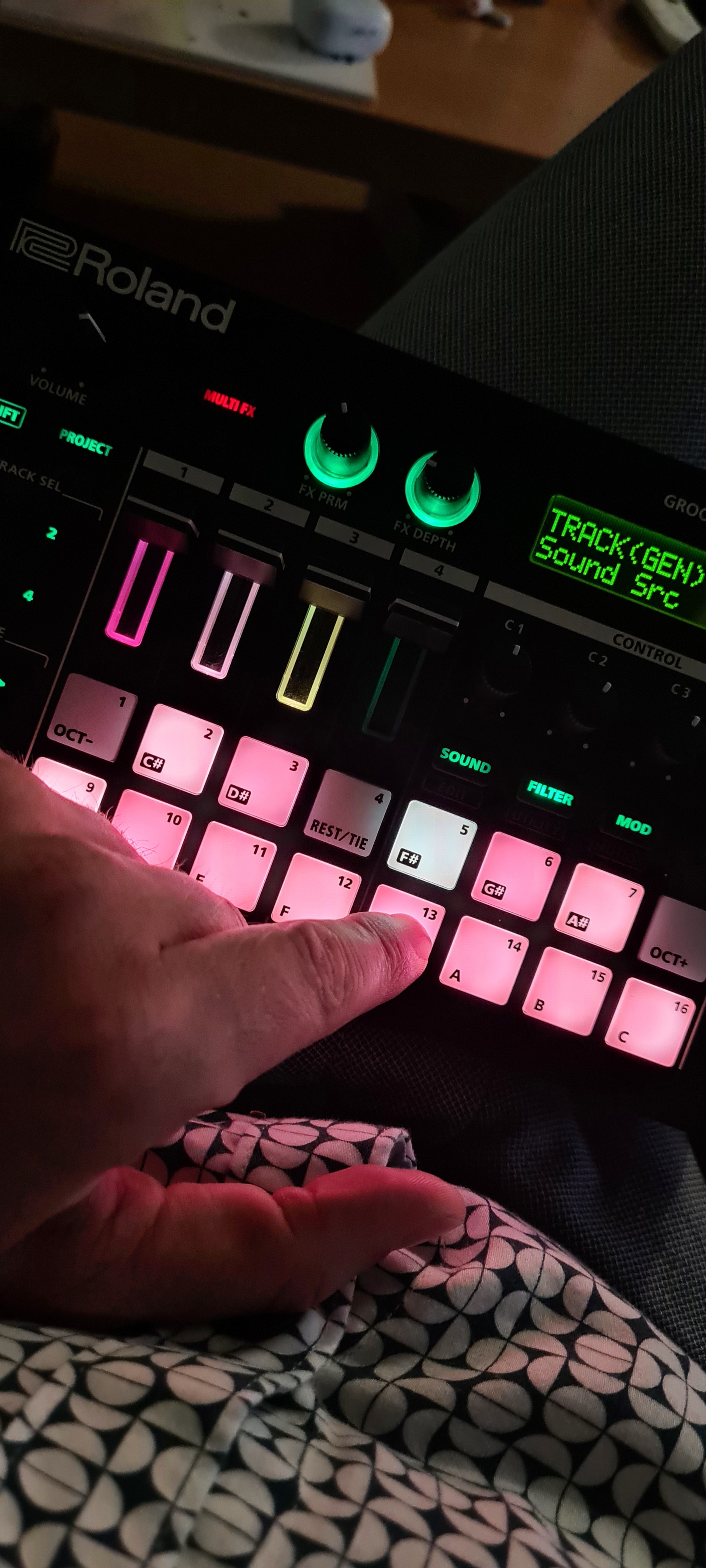 MC-101 - Roland MC-101 - Audiofanzine