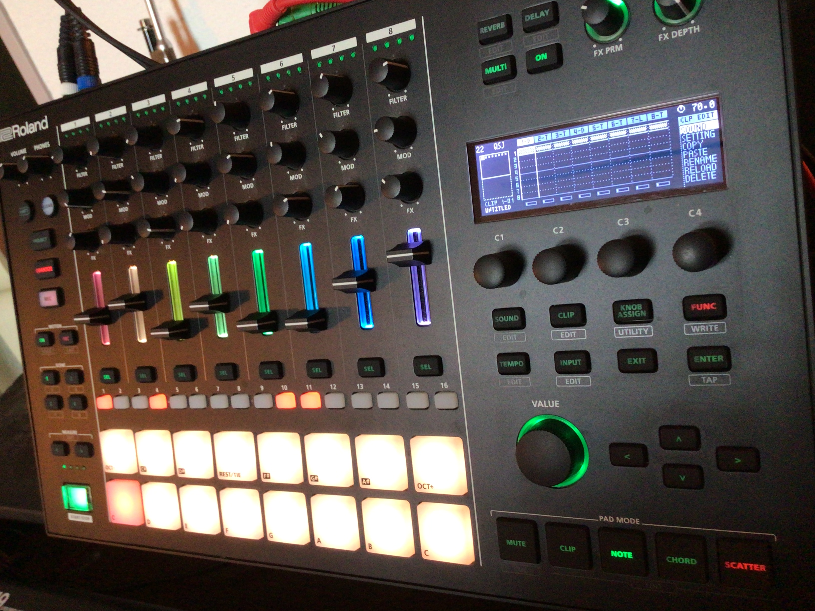 MC-707 - Roland MC-707 - Audiofanzine