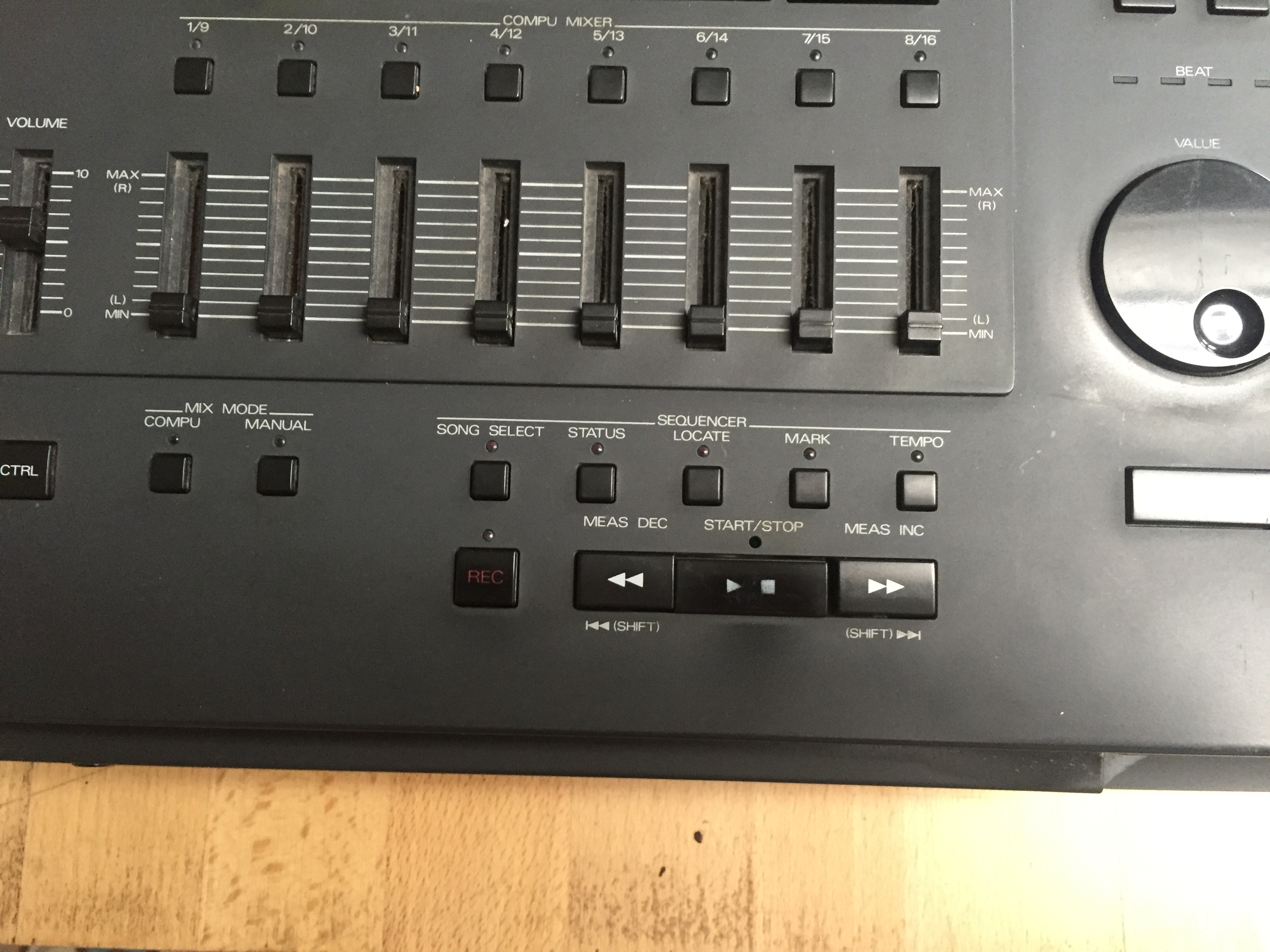 MV 30 - Roland MV 30 - Audiofanzine