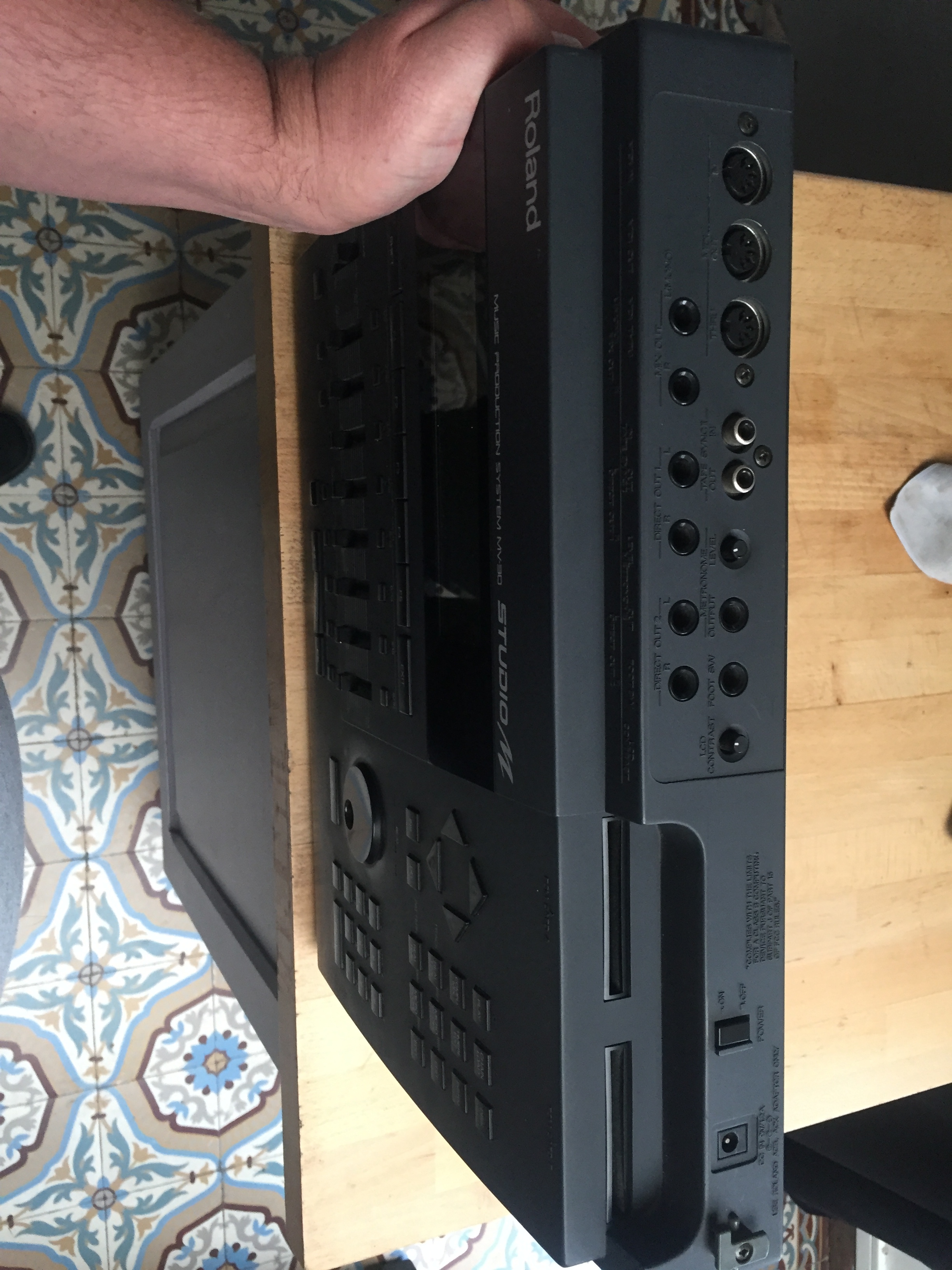 MV 30 - Roland MV 30 - Audiofanzine