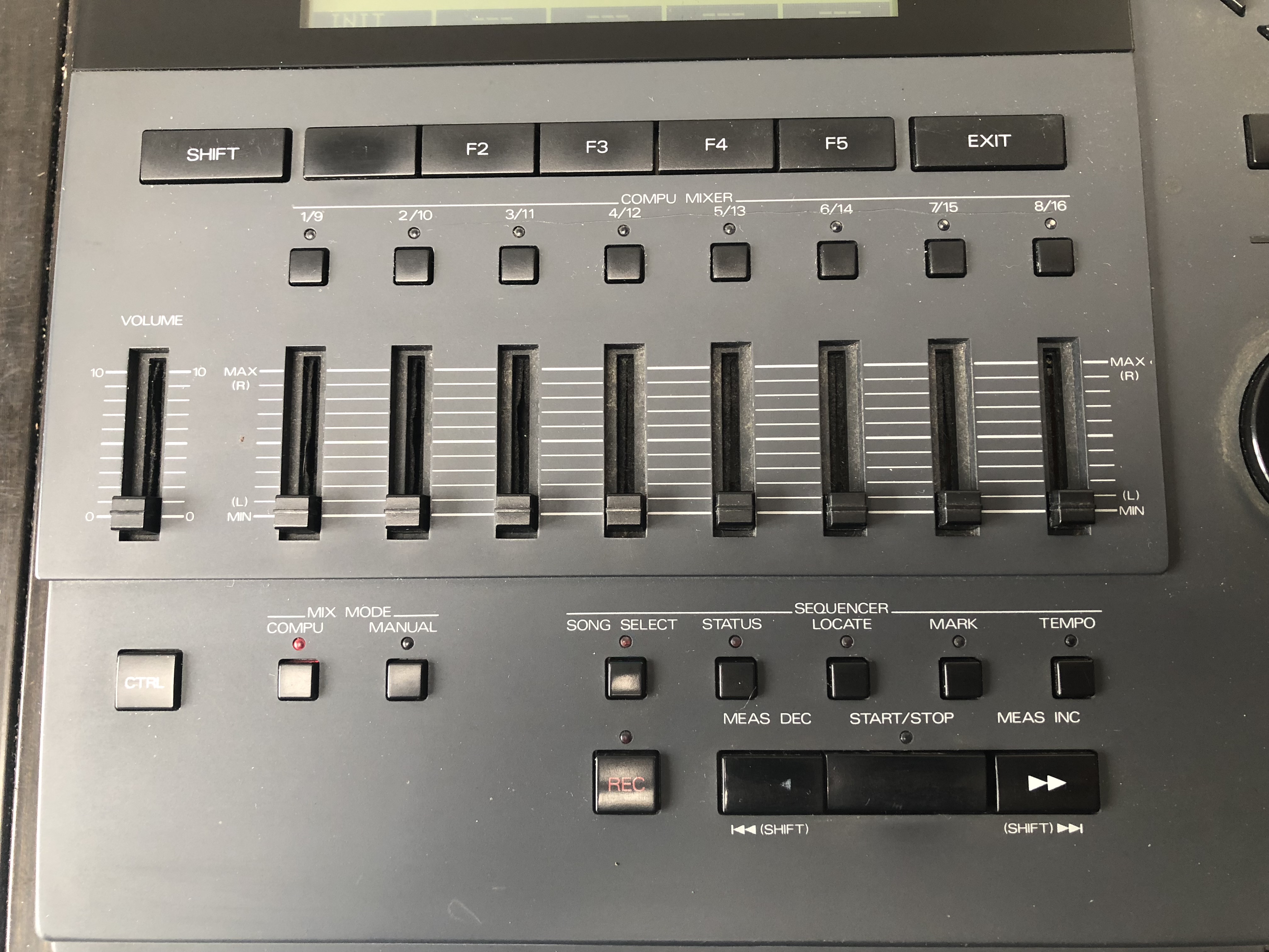 MV 30 - Roland MV 30 - Audiofanzine