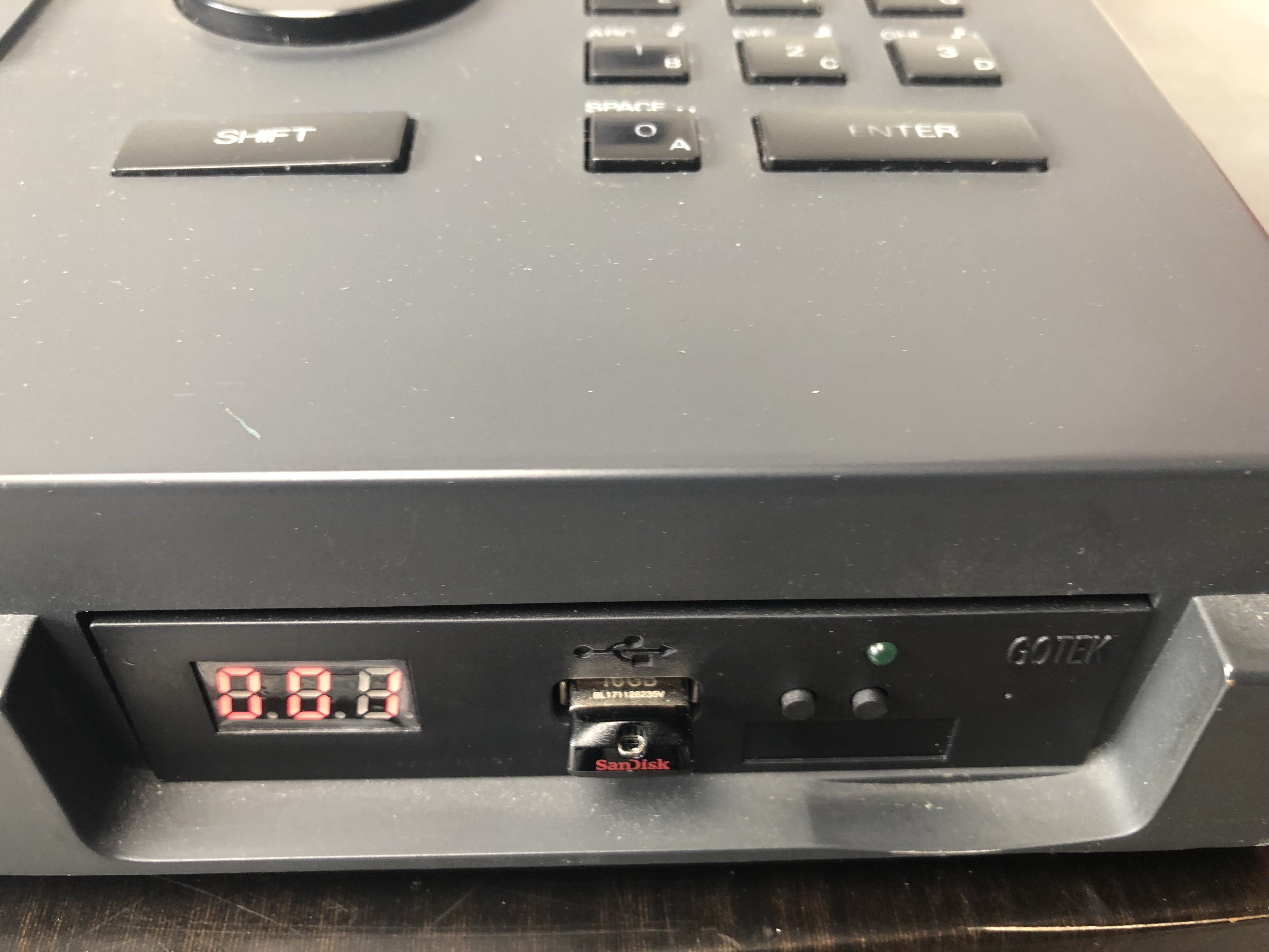 MV 30 - Roland MV 30 - Audiofanzine