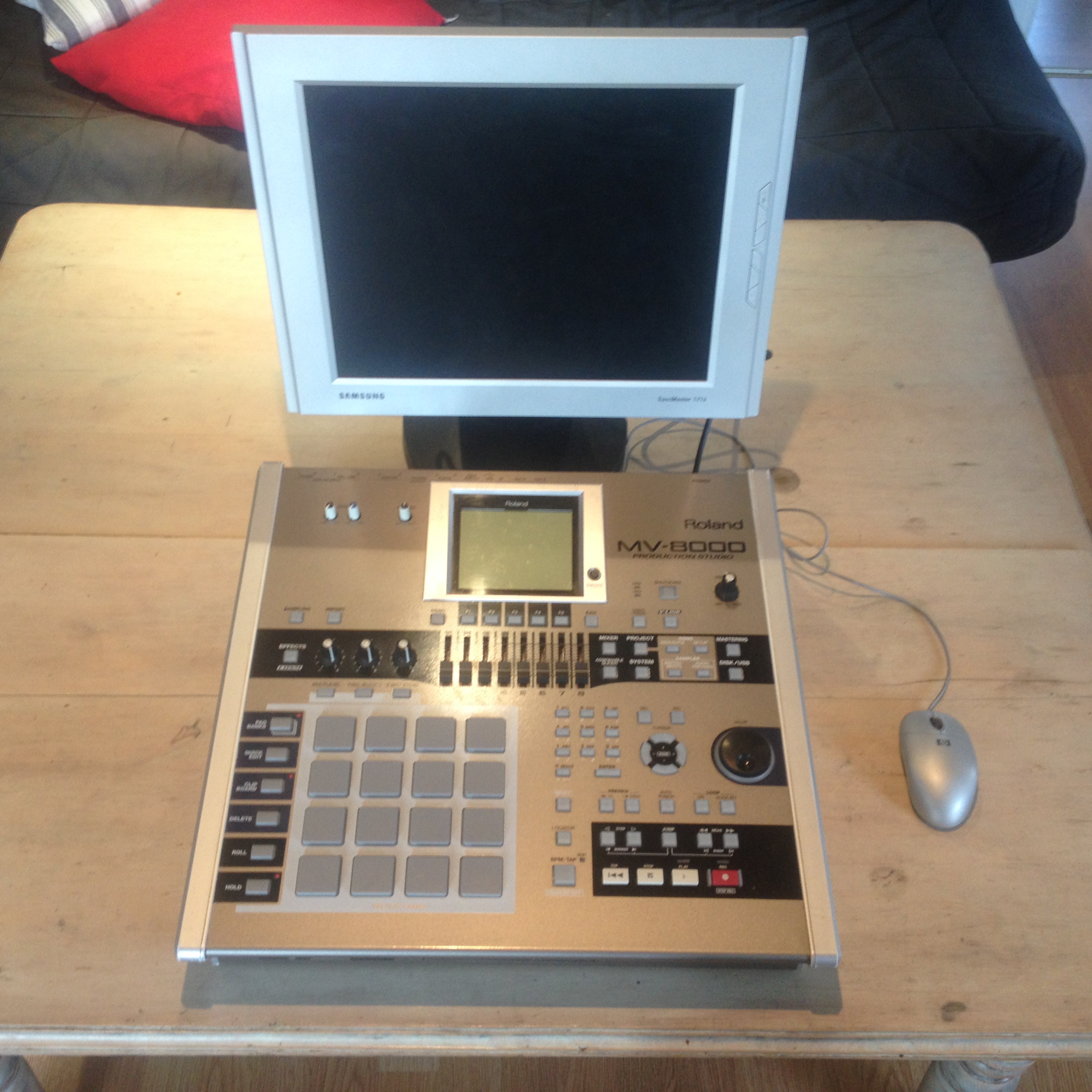 MV-8000 V3 - Roland MV-8000 v3 - Audiofanzine