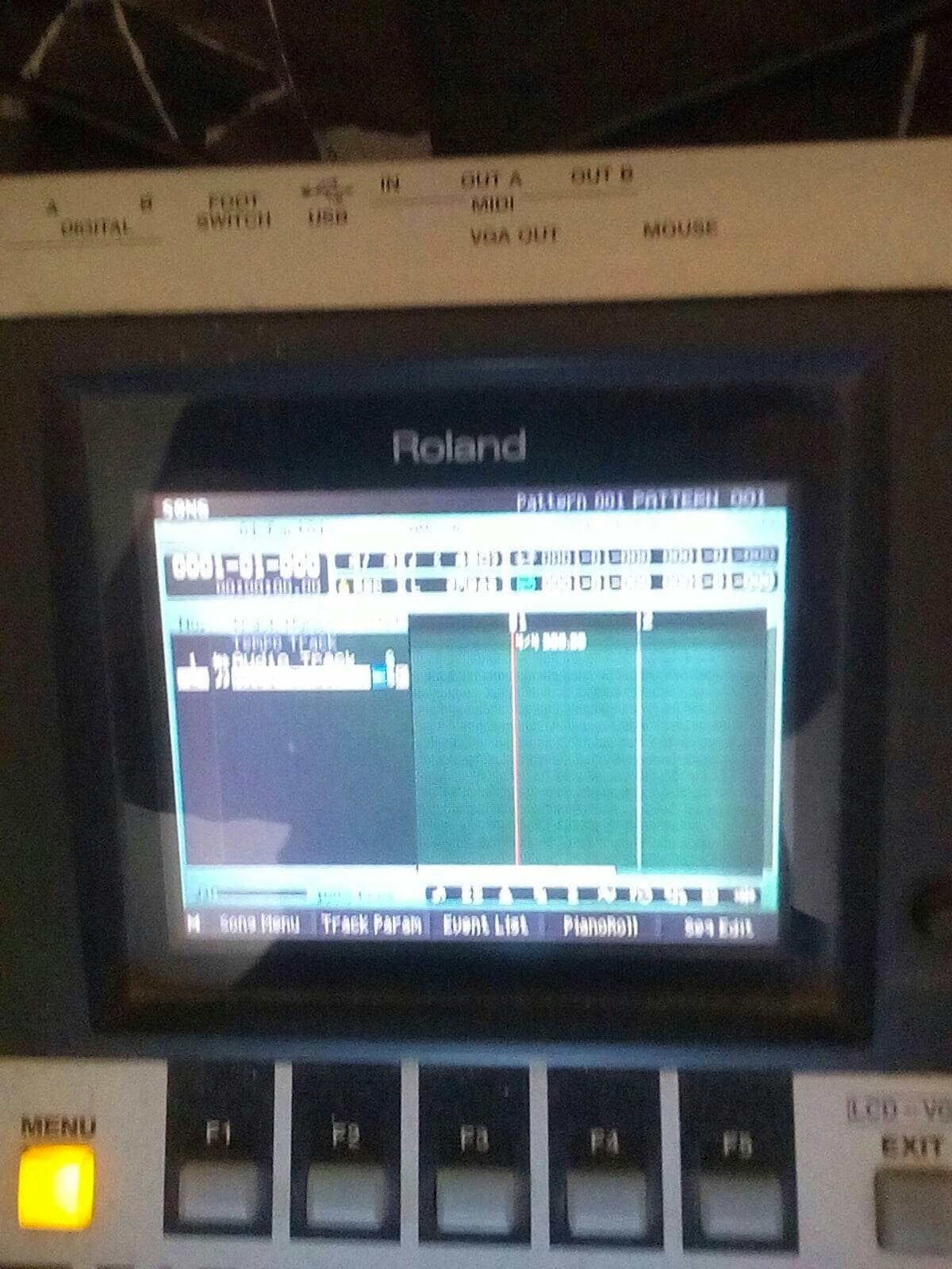 MV-8800 - Roland MV-8800 - Audiofanzine