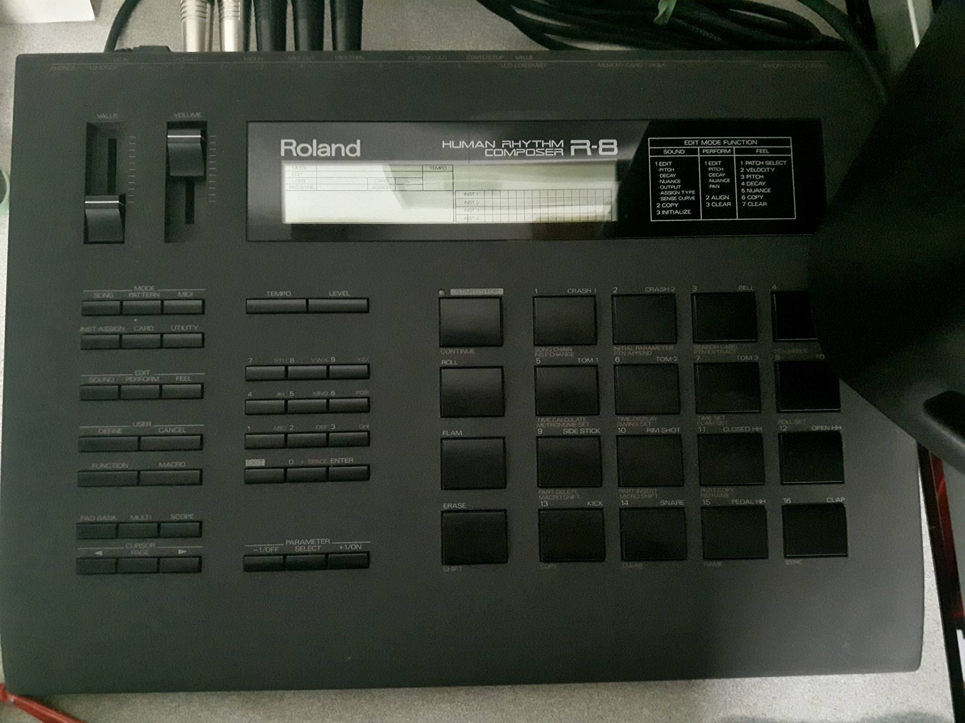 R-8 - Roland R-8 - Audiofanzine