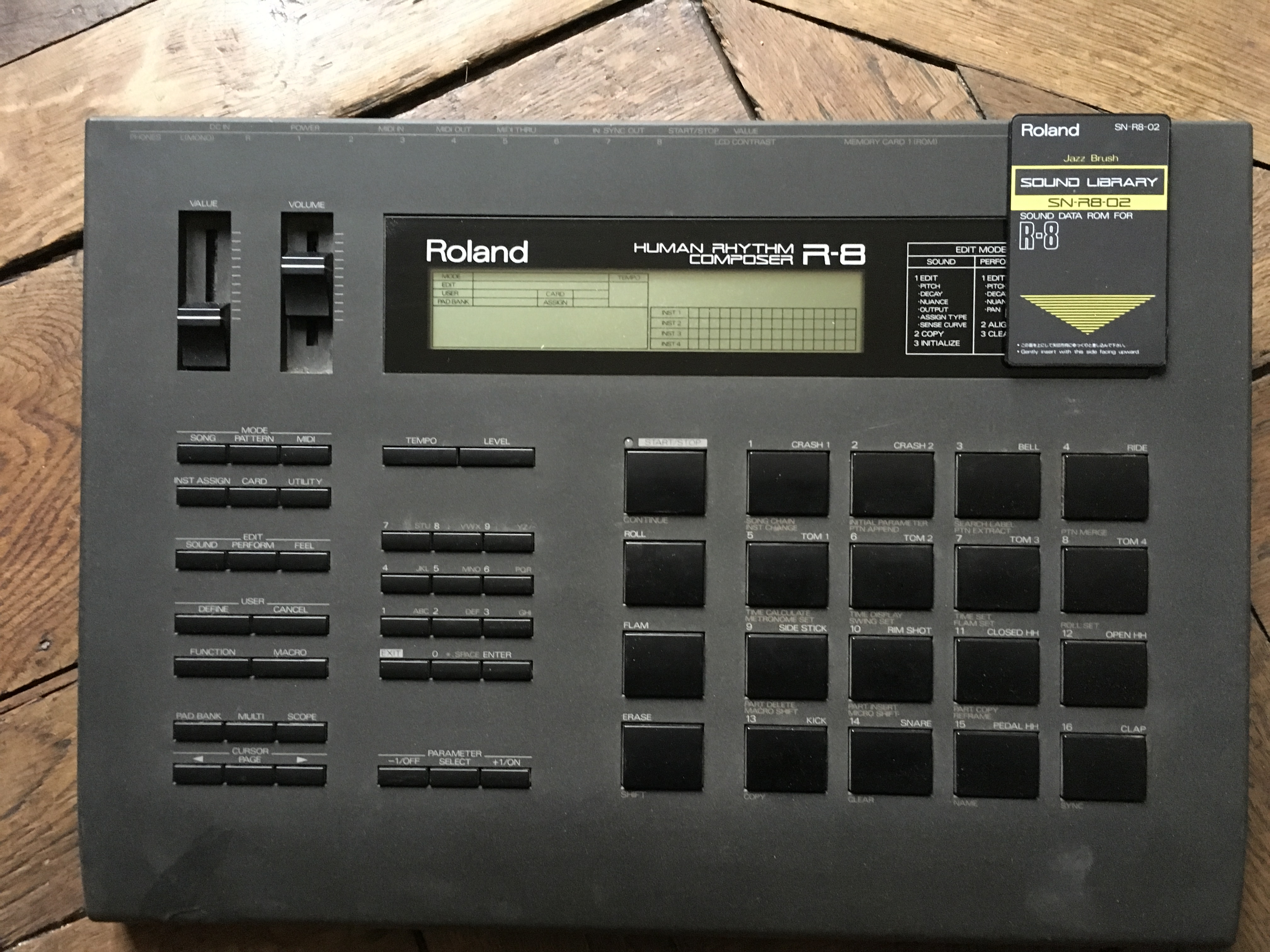 Roland R-8 - Audiofanzine