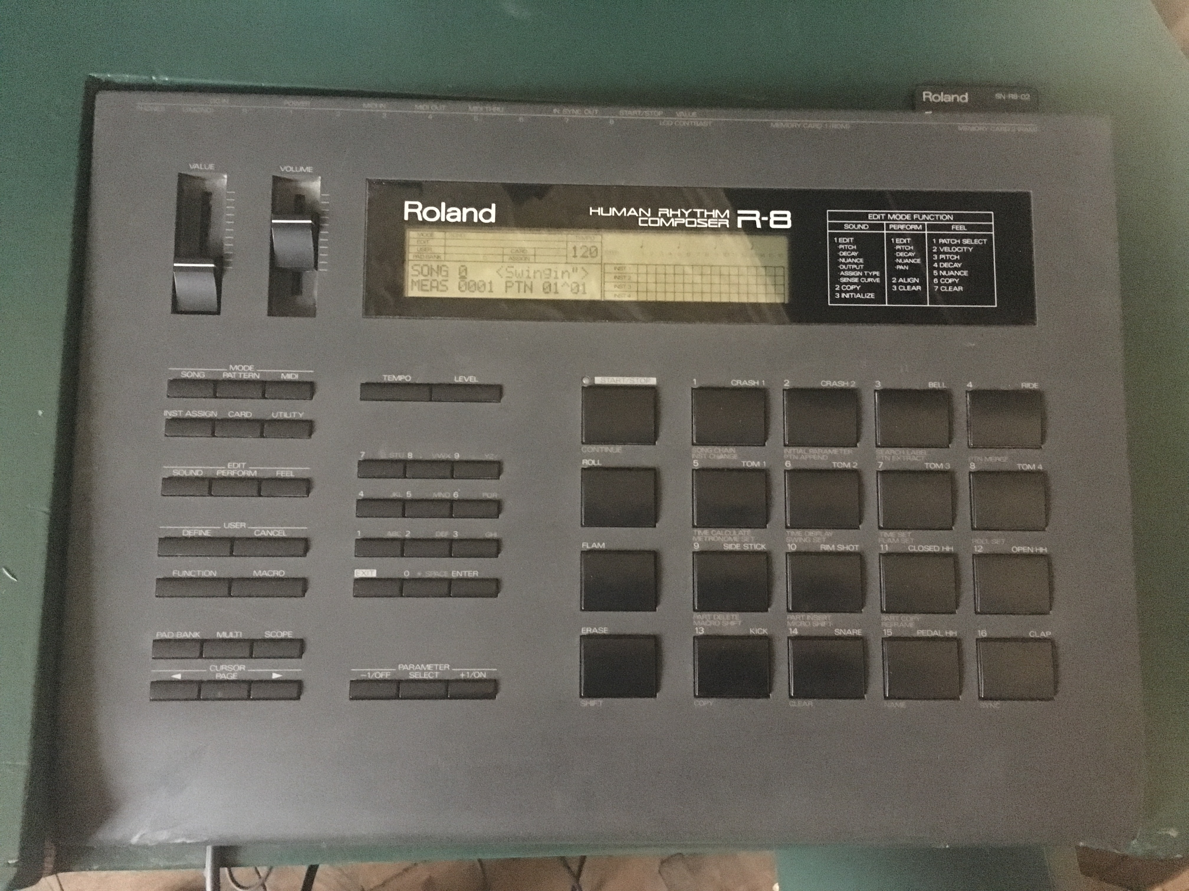 Roland R-8 - Audiofanzine
