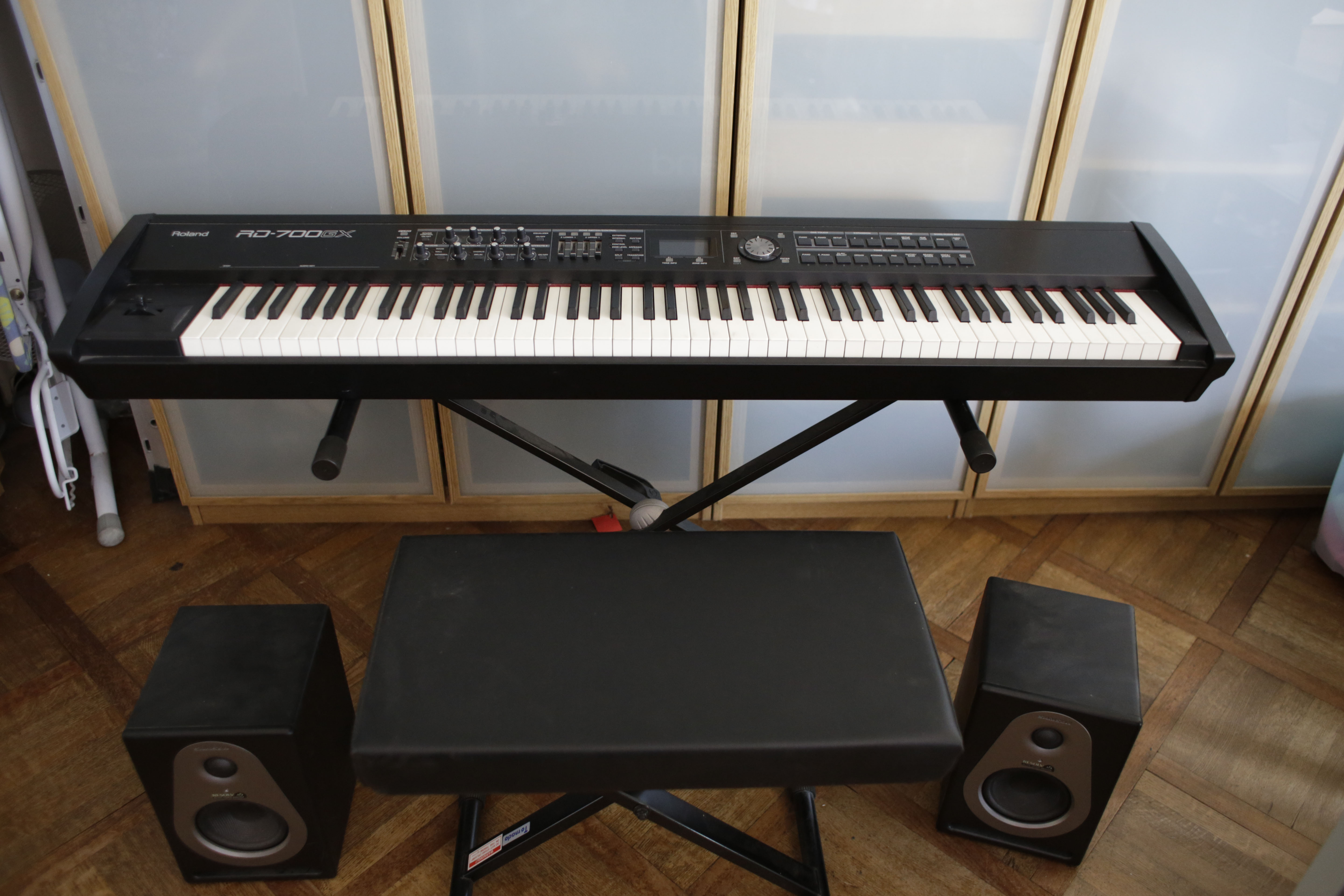 Photo Roland RD-700GX : Roland RD-700GX (42673) (#631336) - Audiofanzine